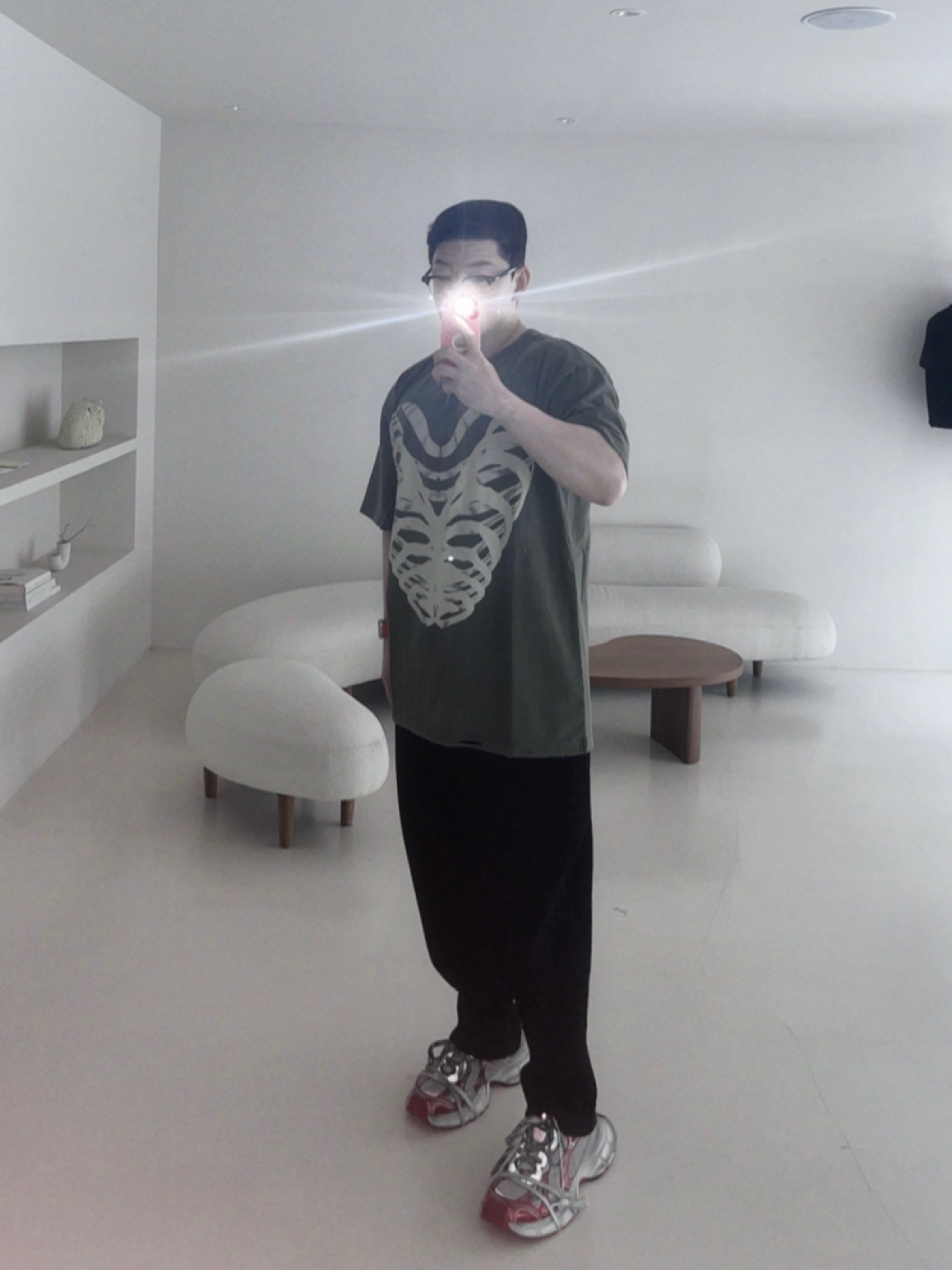 훈스 (@hoons._.hoons) 님의 게시물 | KREAM