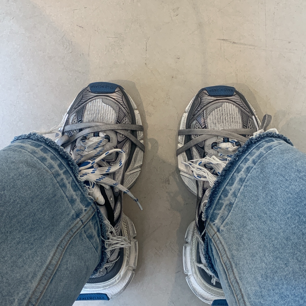 아침햇살맛있다 (@min_h_2o) 님의 게시물 | KREAM