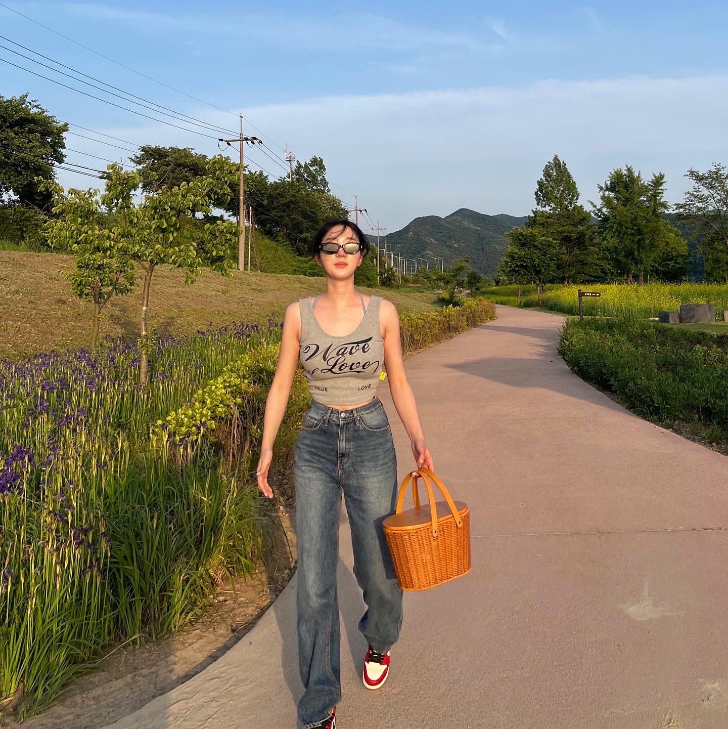 유니니 (@unninni) 님의 게시물 | KREAM