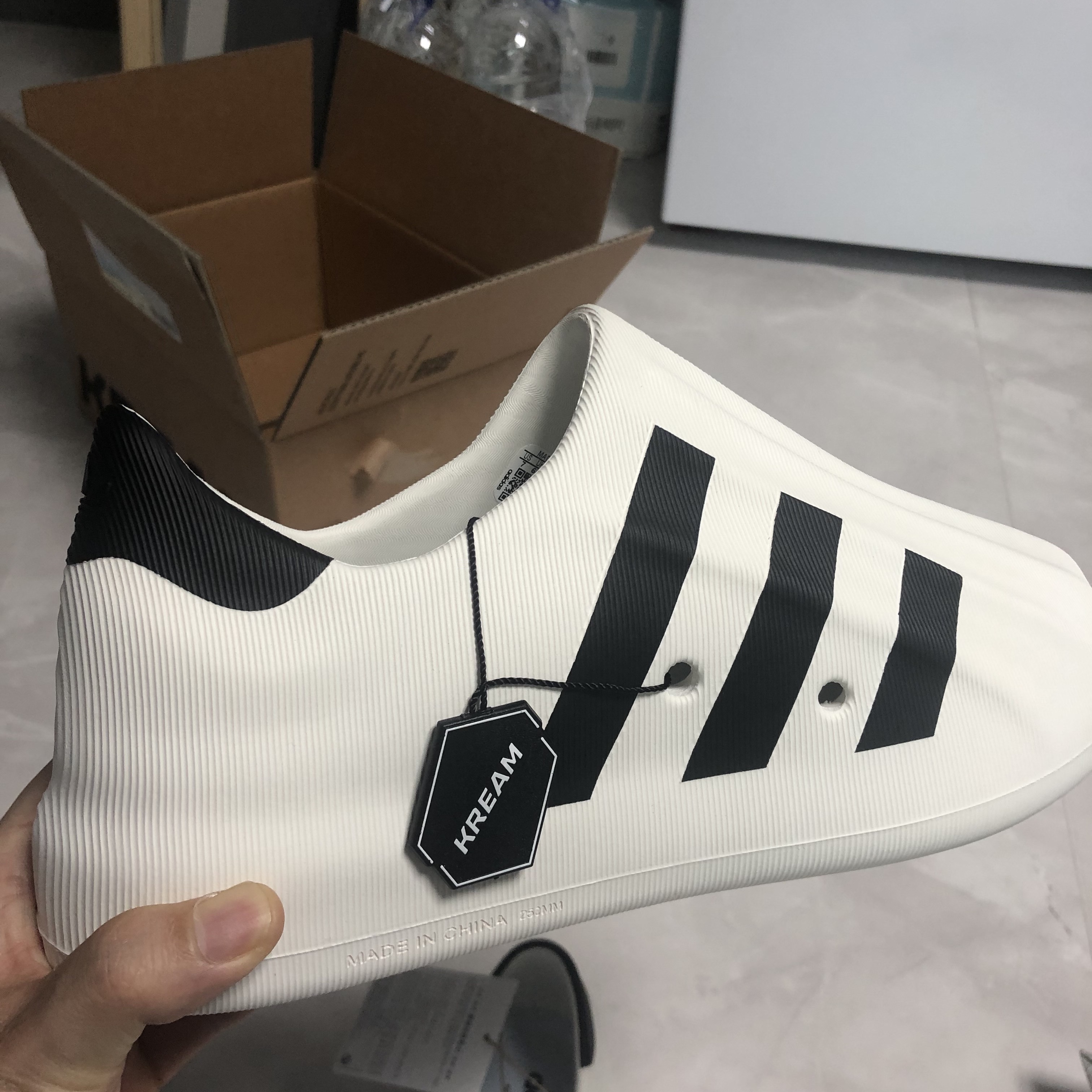 송형진 (@ff6hp5) 님의 게시물 | KREAM