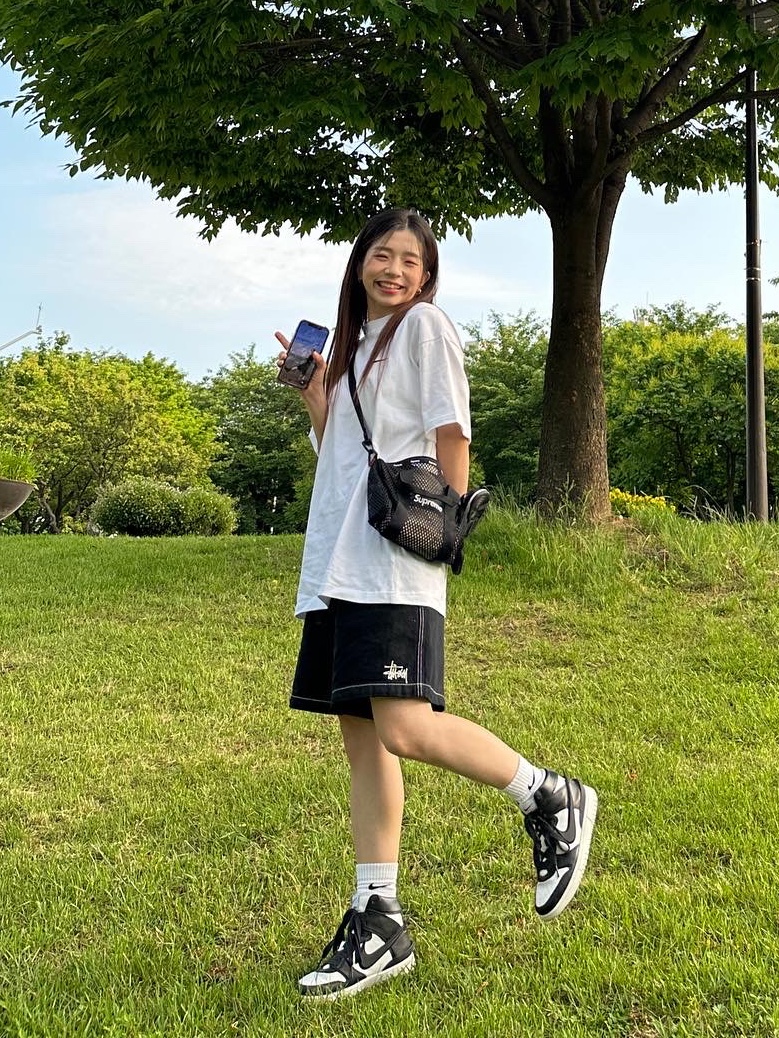 @d2_b_ (@d2_b_) 님의 게시물 | KREAM