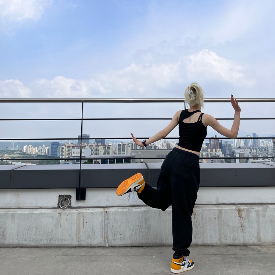 라나 (@_lana__k_) 님의 게시물 | KREAM