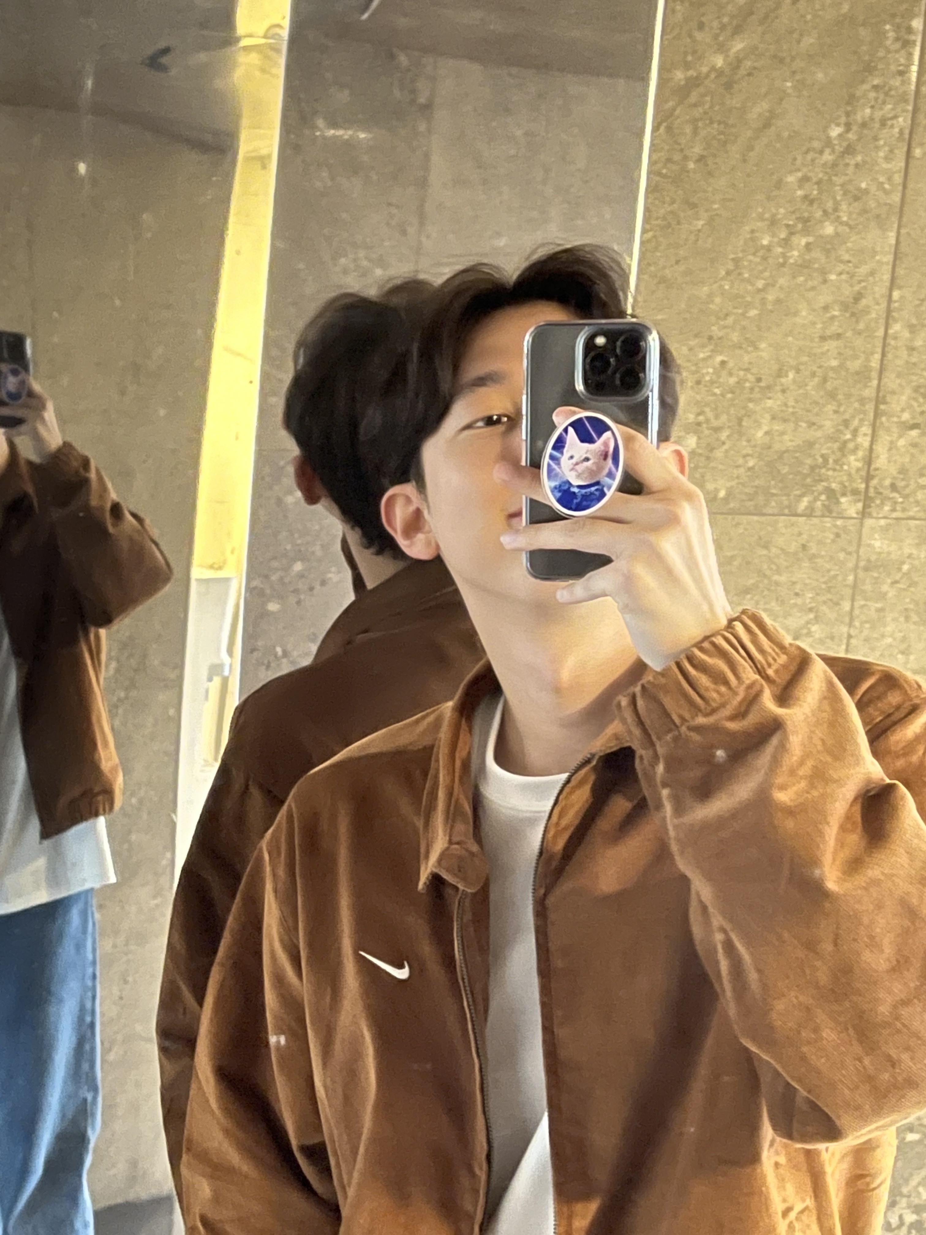 무걸 (@gun_hyun) 님의 게시물 | KREAM