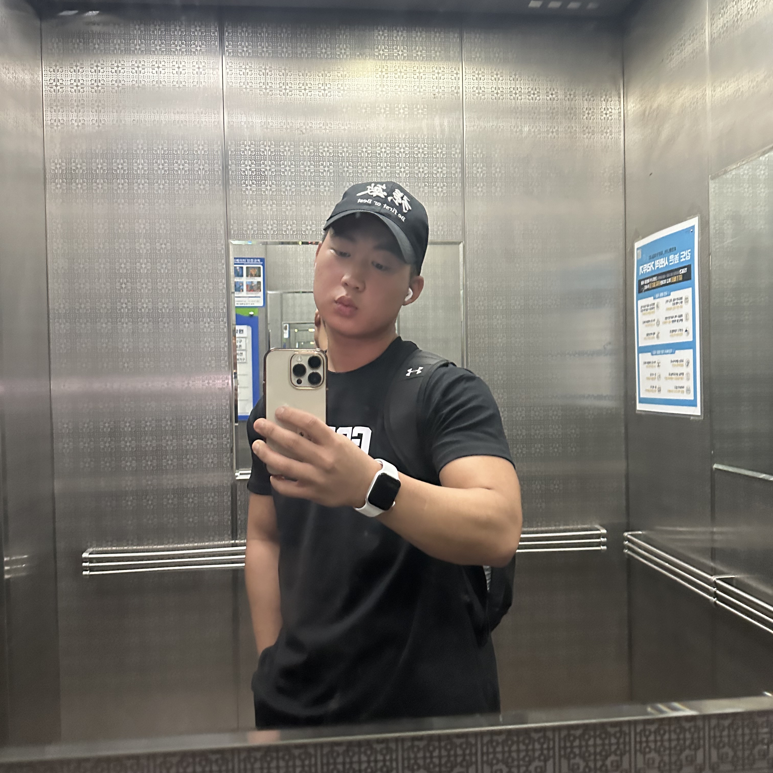 ssf2182616 (@hahaha7766) 님의 게시물 | KREAM