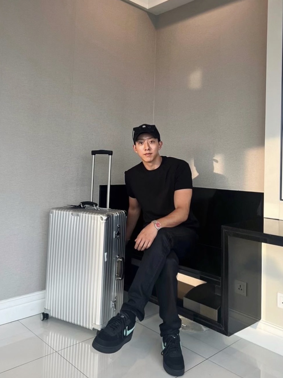 쇼핑 계획 짜는 사람 (@eyeshoppin) 님의 게시물 | KREAM