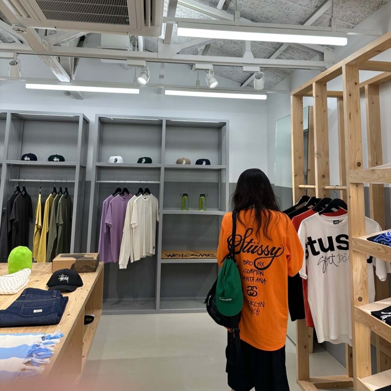 뚠띠부부 (@ddunddi) 님의 게시물 | KREAM