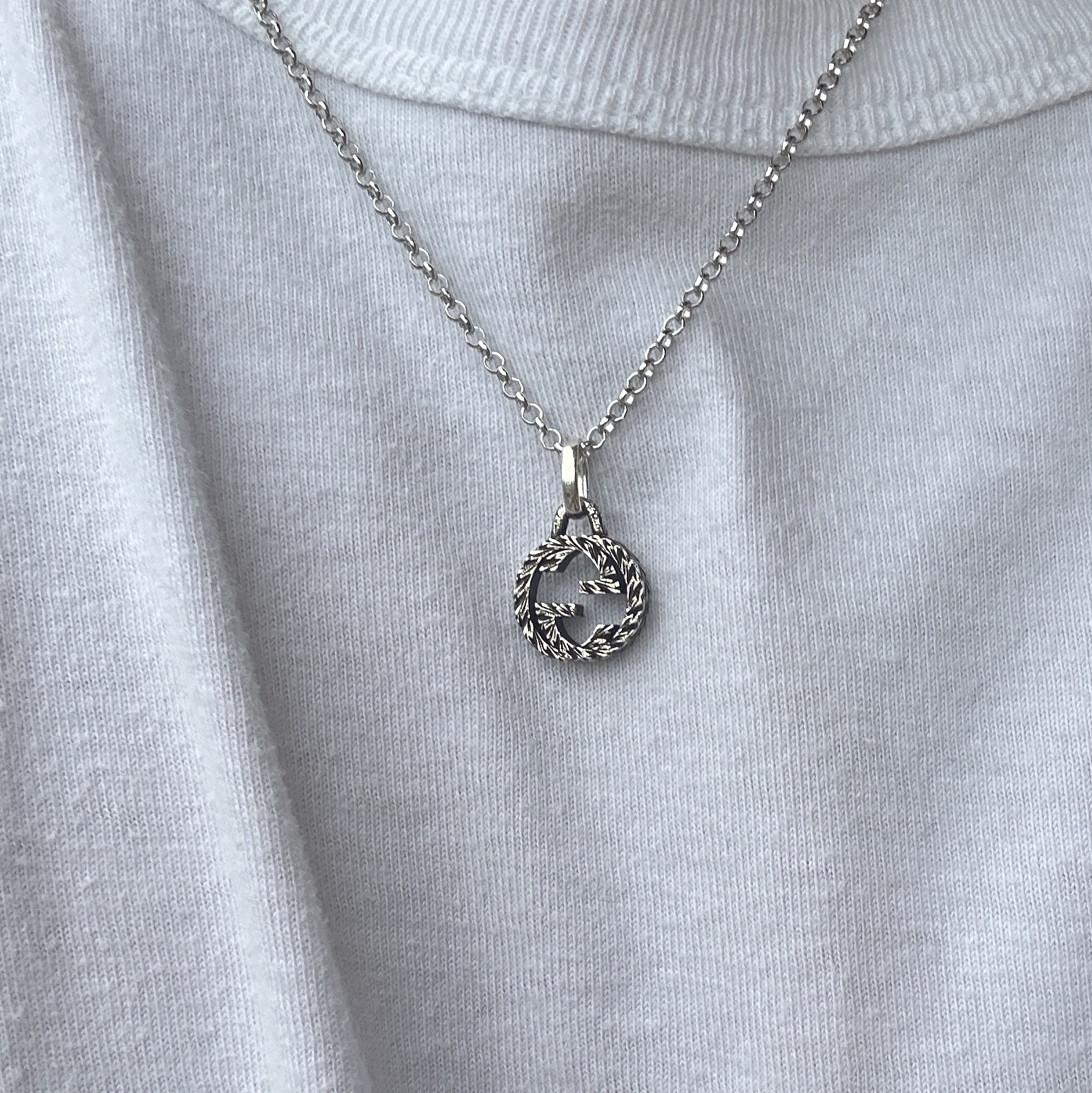 생크림 (@sin_star___) 님의 게시물 | KREAM