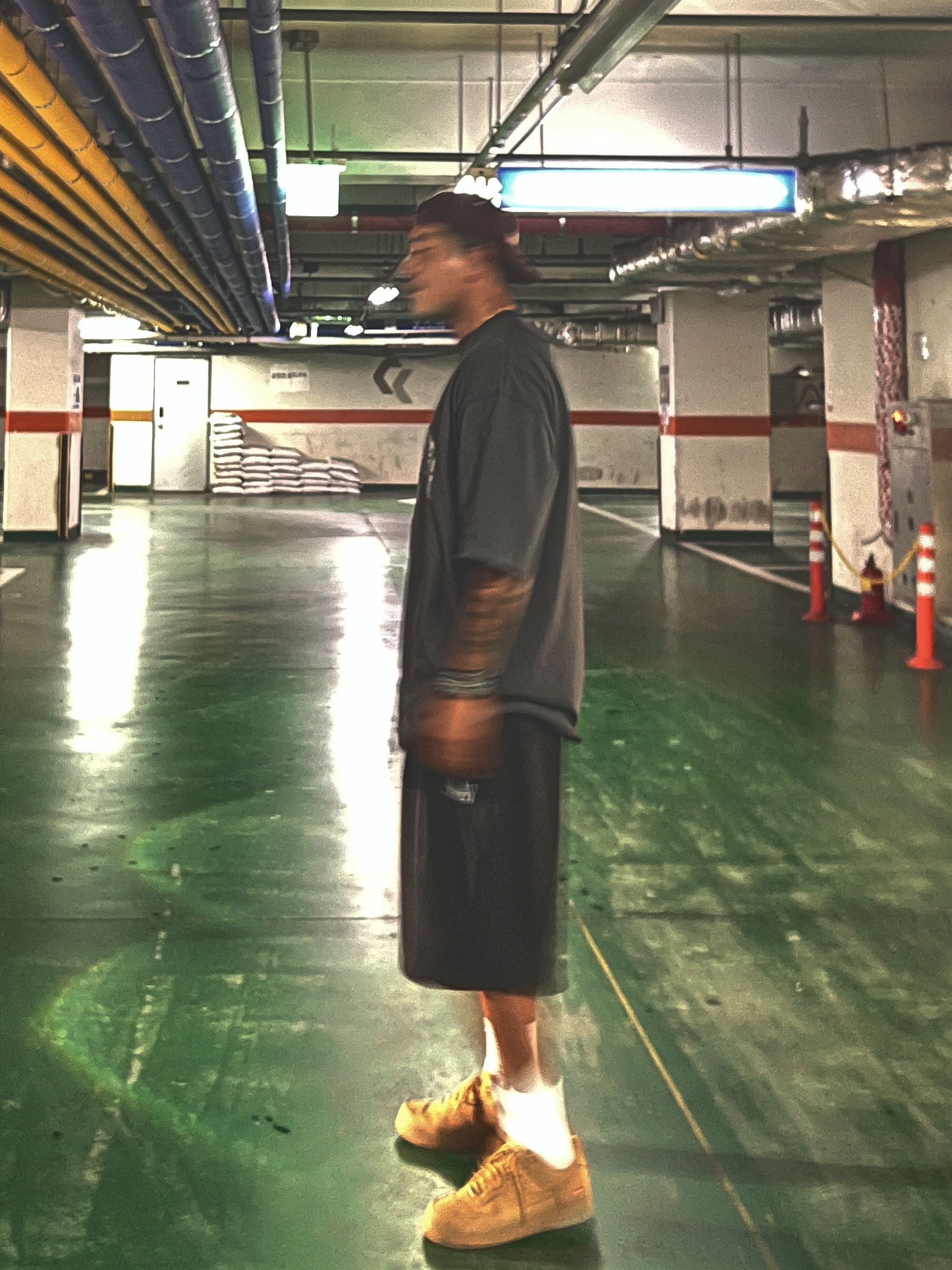 (@malbongpapa) 님의 게시물 | KREAM