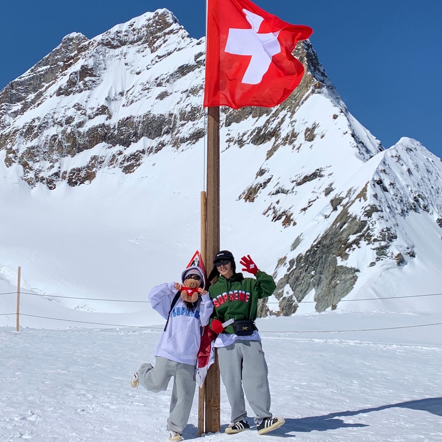 정 록 (@oo_rok) 님의 게시물 | KREAM