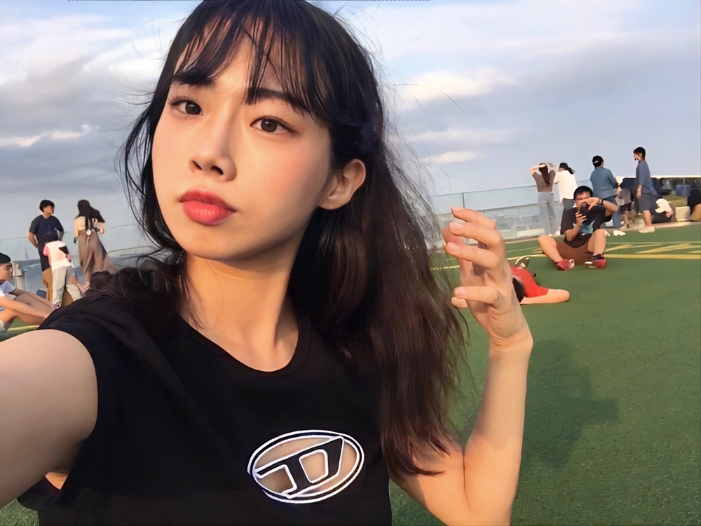 yuna (@yunamon_) 님의 게시물 | KREAM