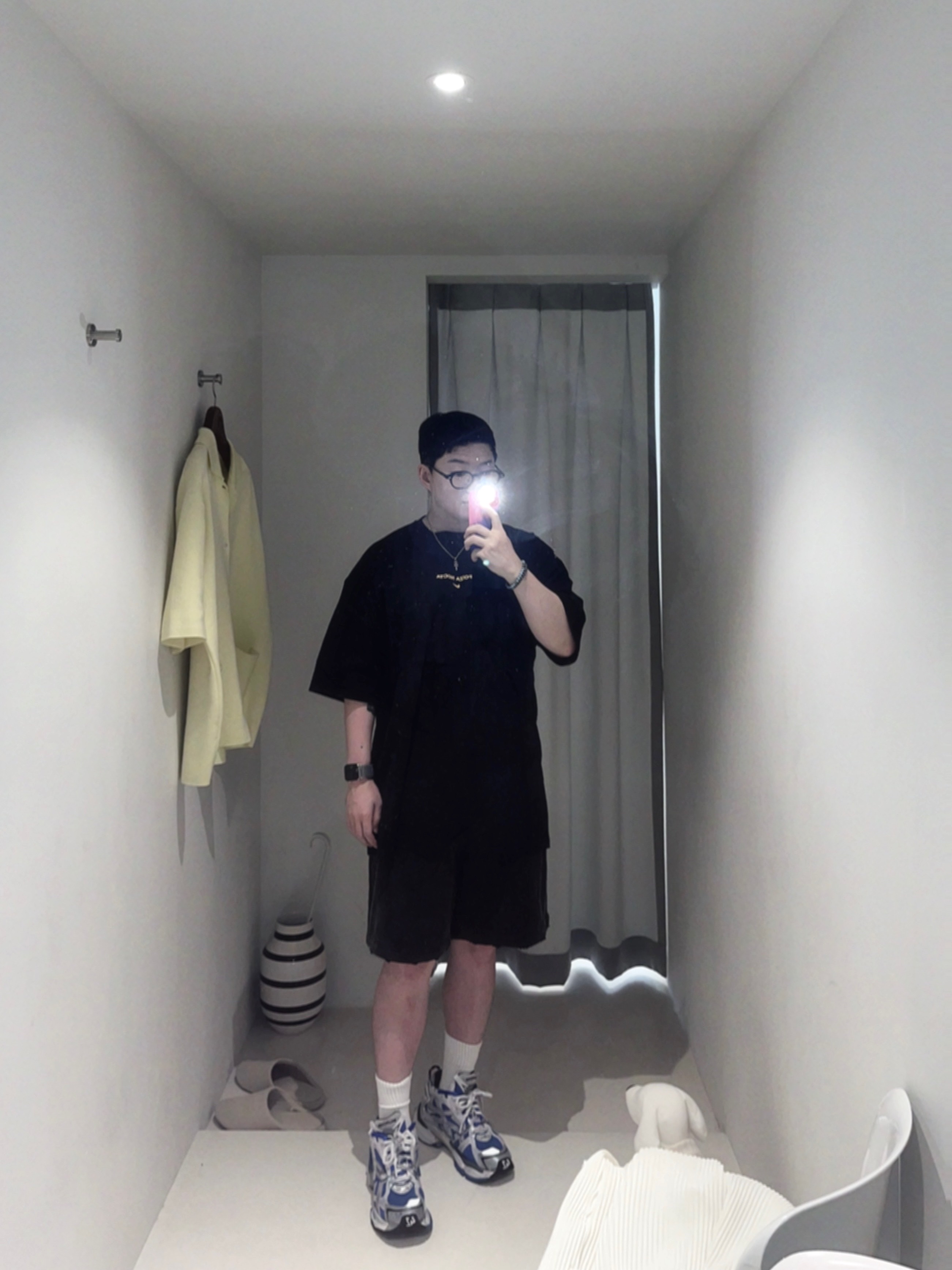 훈스 (@hoons._.hoons) 님의 게시물 | KREAM