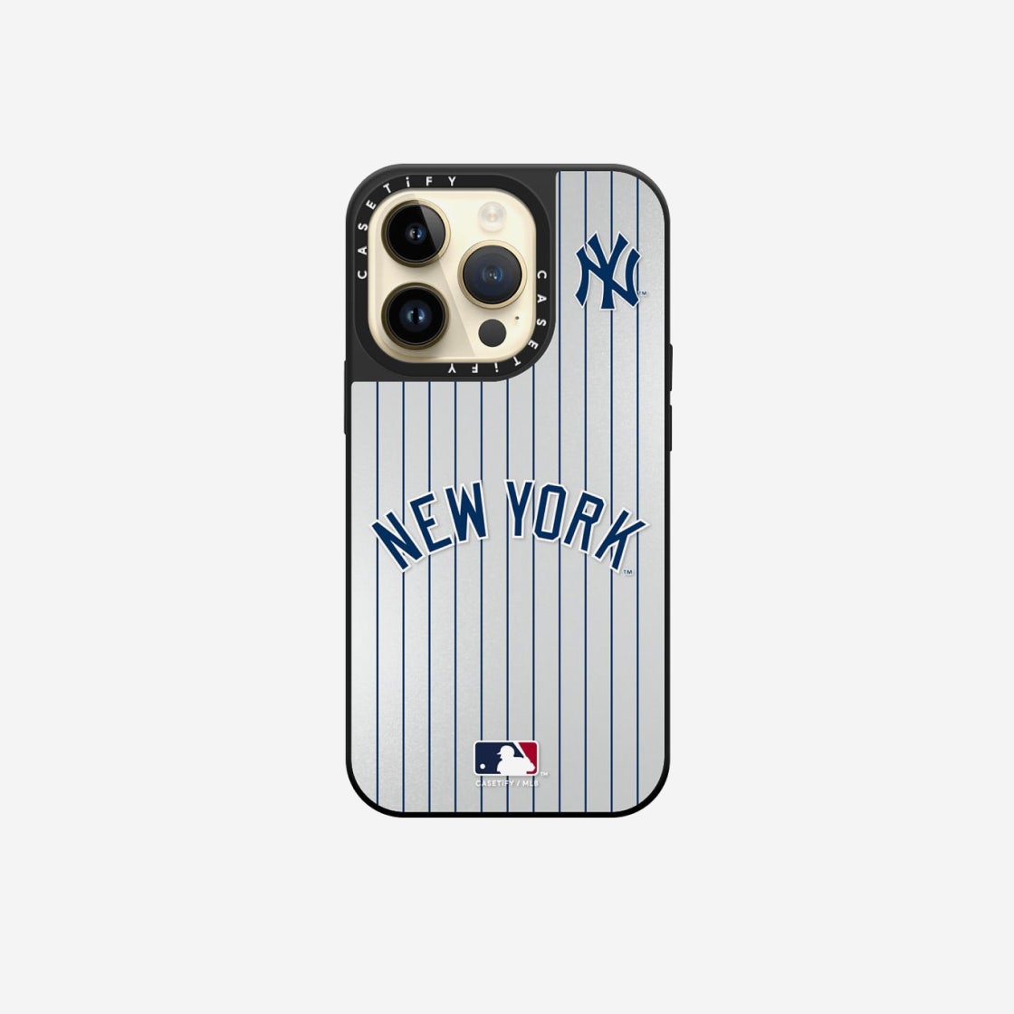 케이스티파이 x MLB 아이폰 뉴욕 양키스 저지 맥세이프 미러 케이스 실버 미러 블랙 | Casetify | KREAM