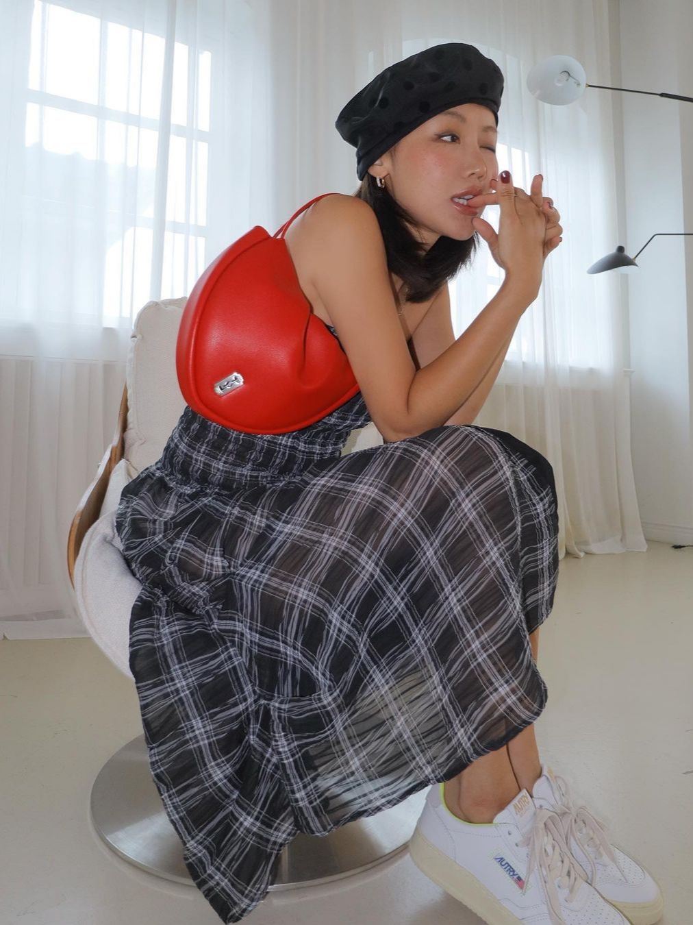 (@celeb_item) 님의 게시물 | KREAM