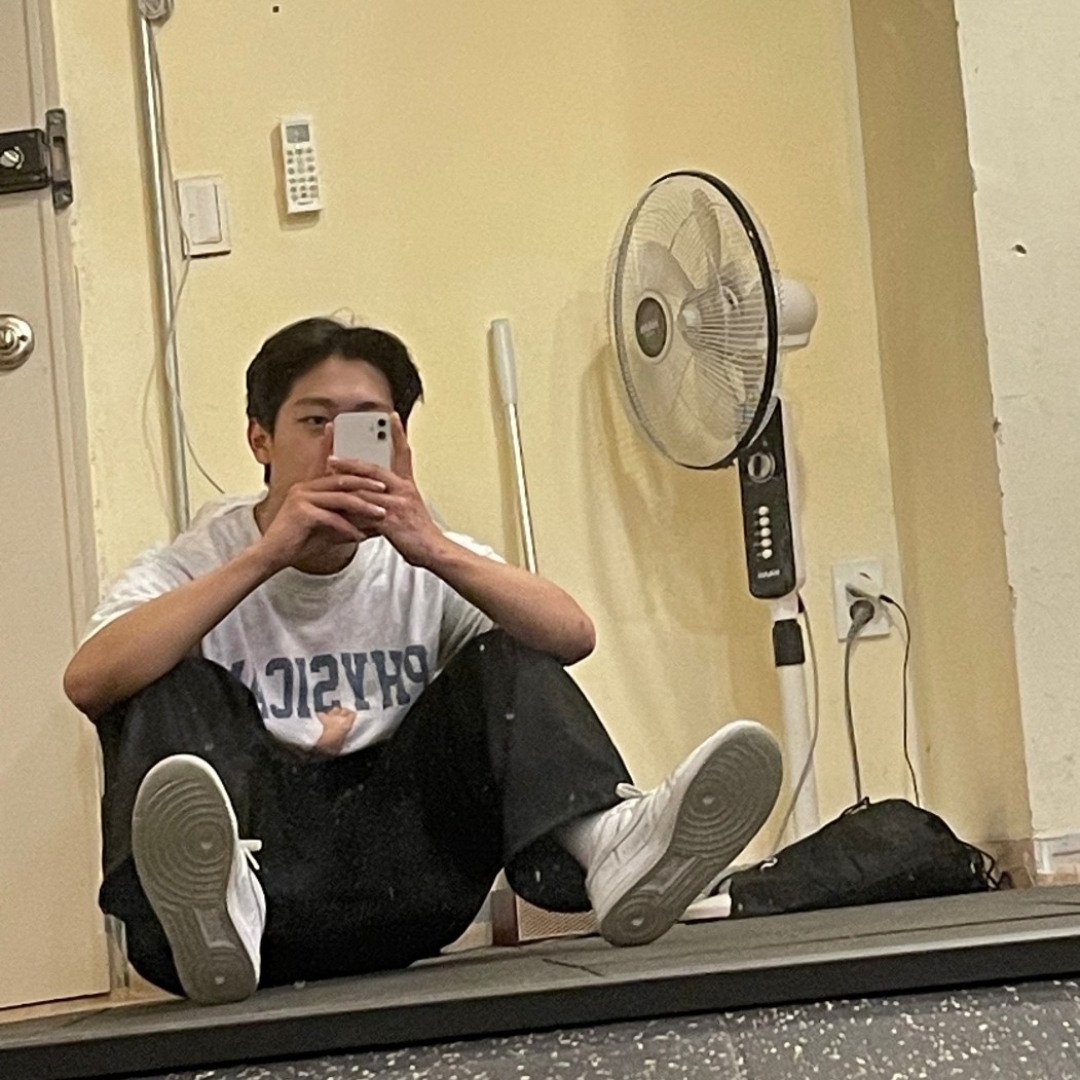 hwang (@hwang__05) 님의 게시물 | KREAM