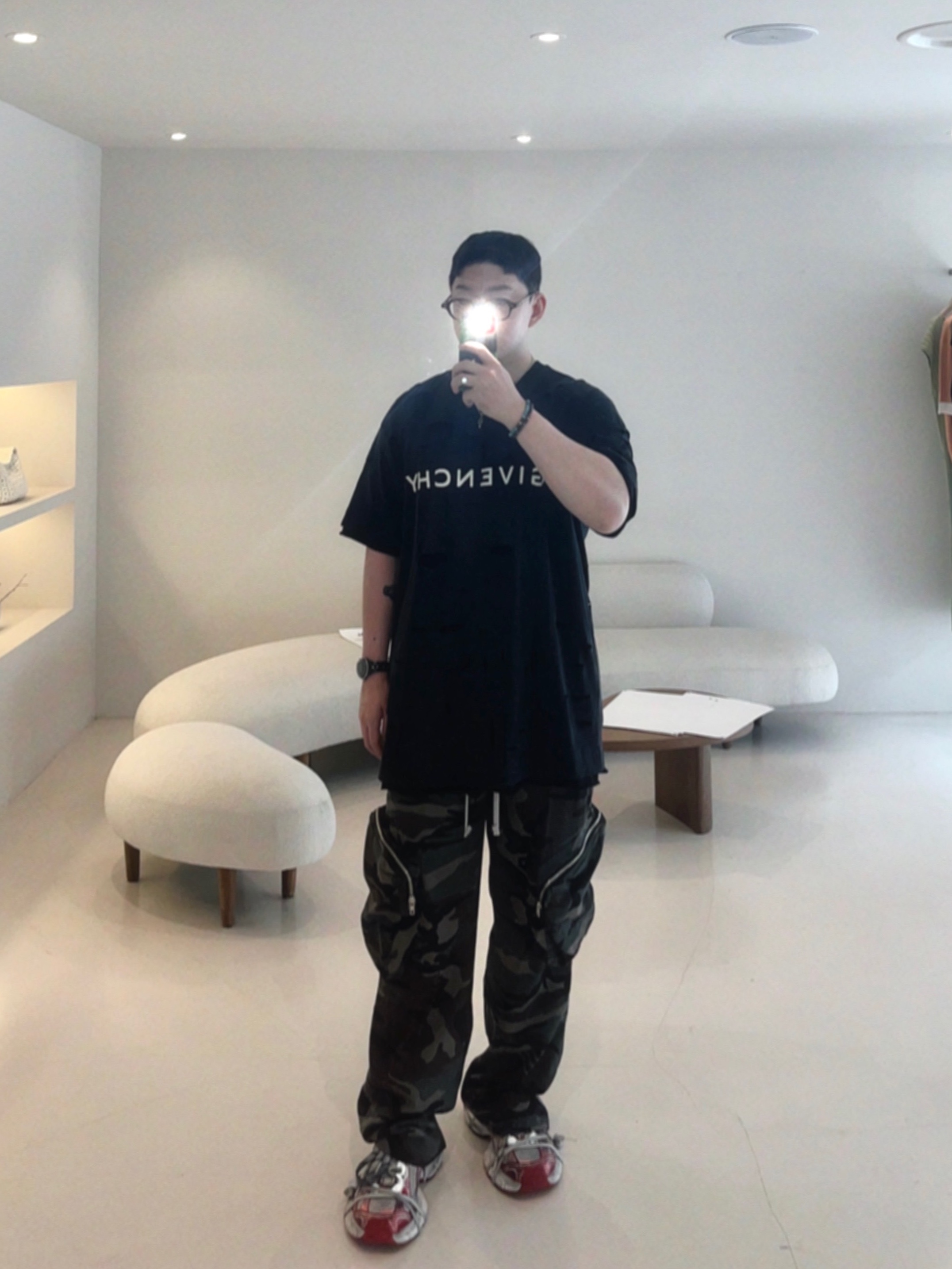 훈스 (@hoons._.hoons) 님의 게시물 | KREAM