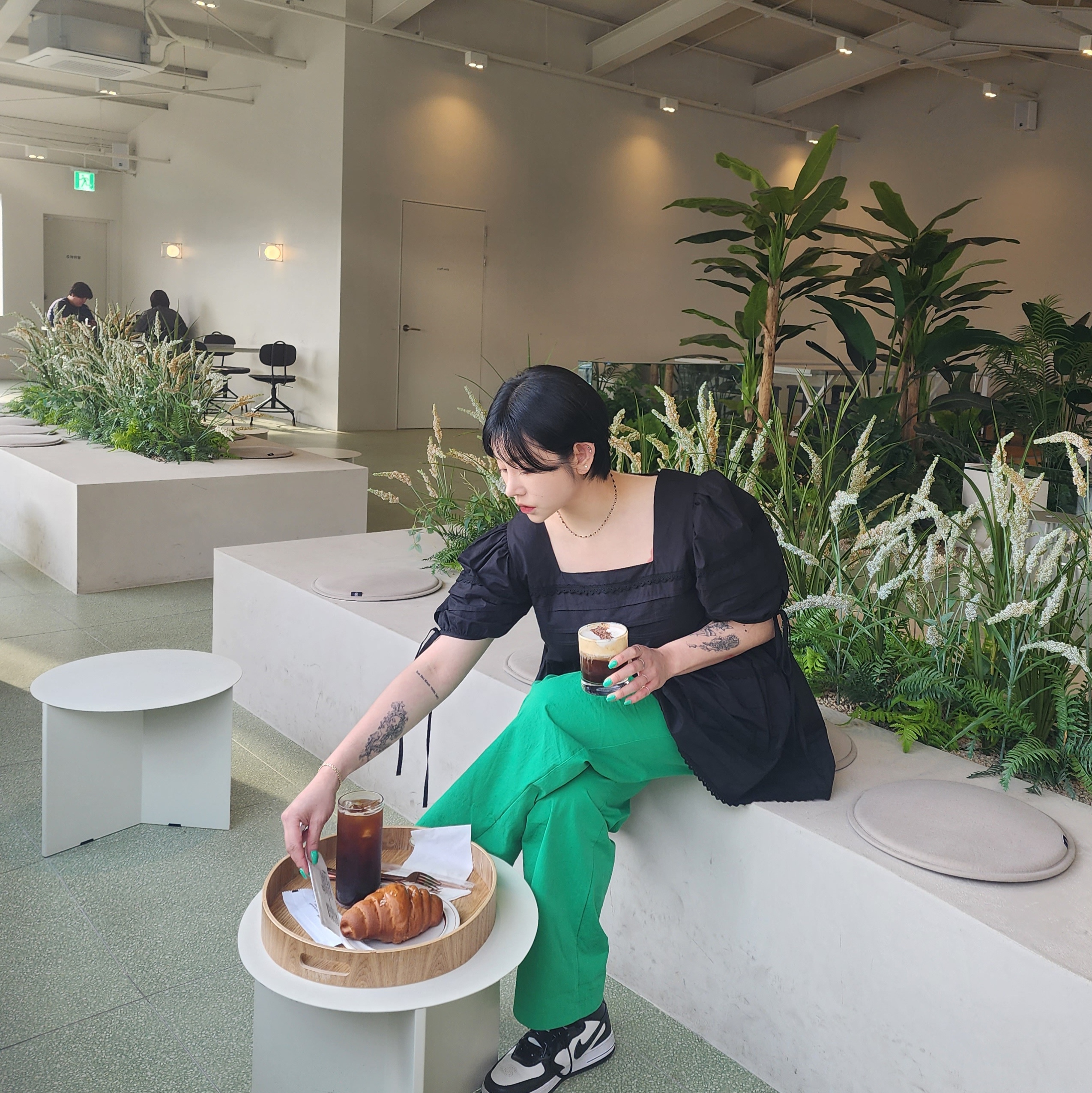 요미료미 (@ryomi9284) 님의 게시물 | KREAM