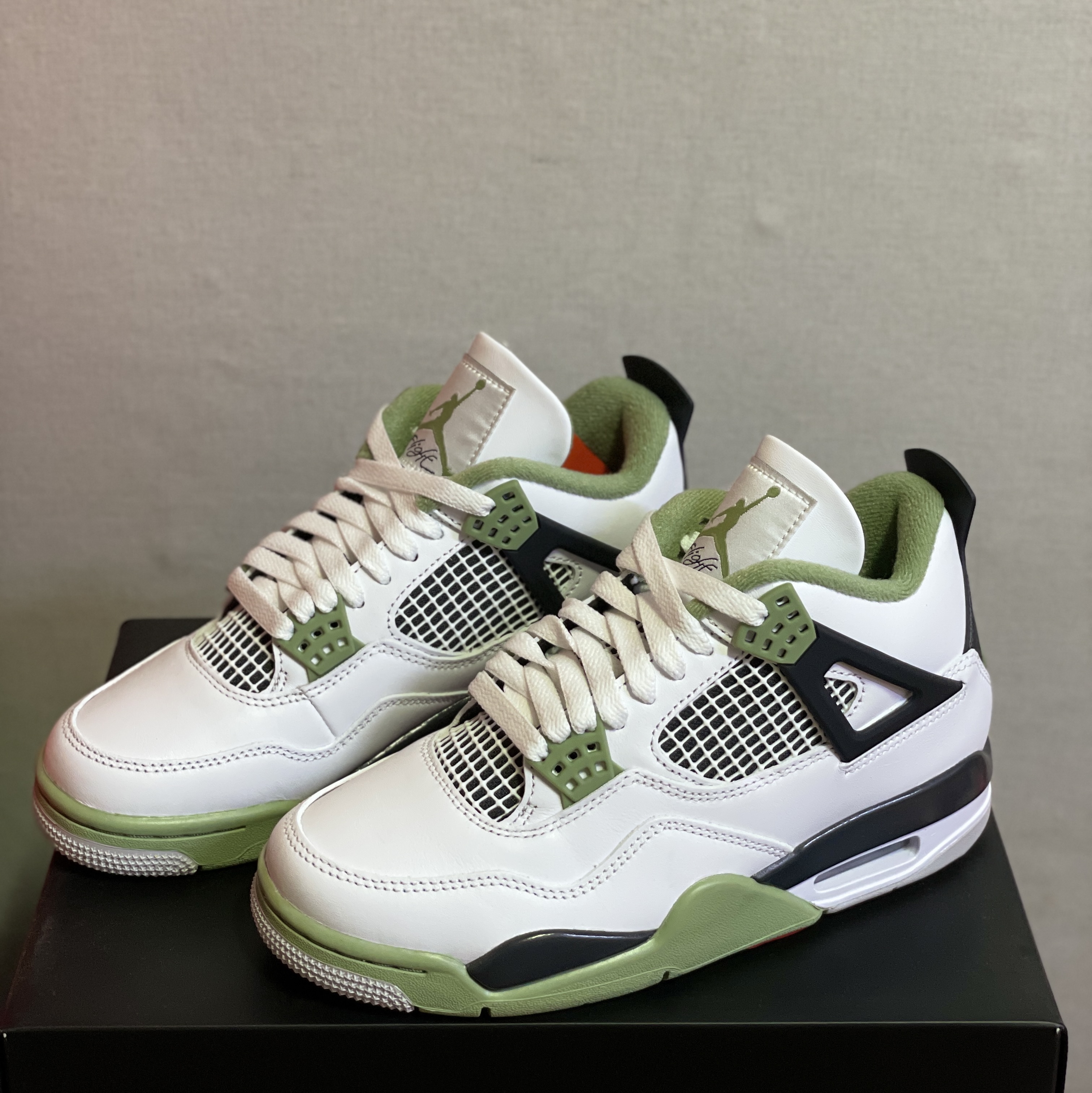 세마 (@gronring) 님의 게시물 | KREAM