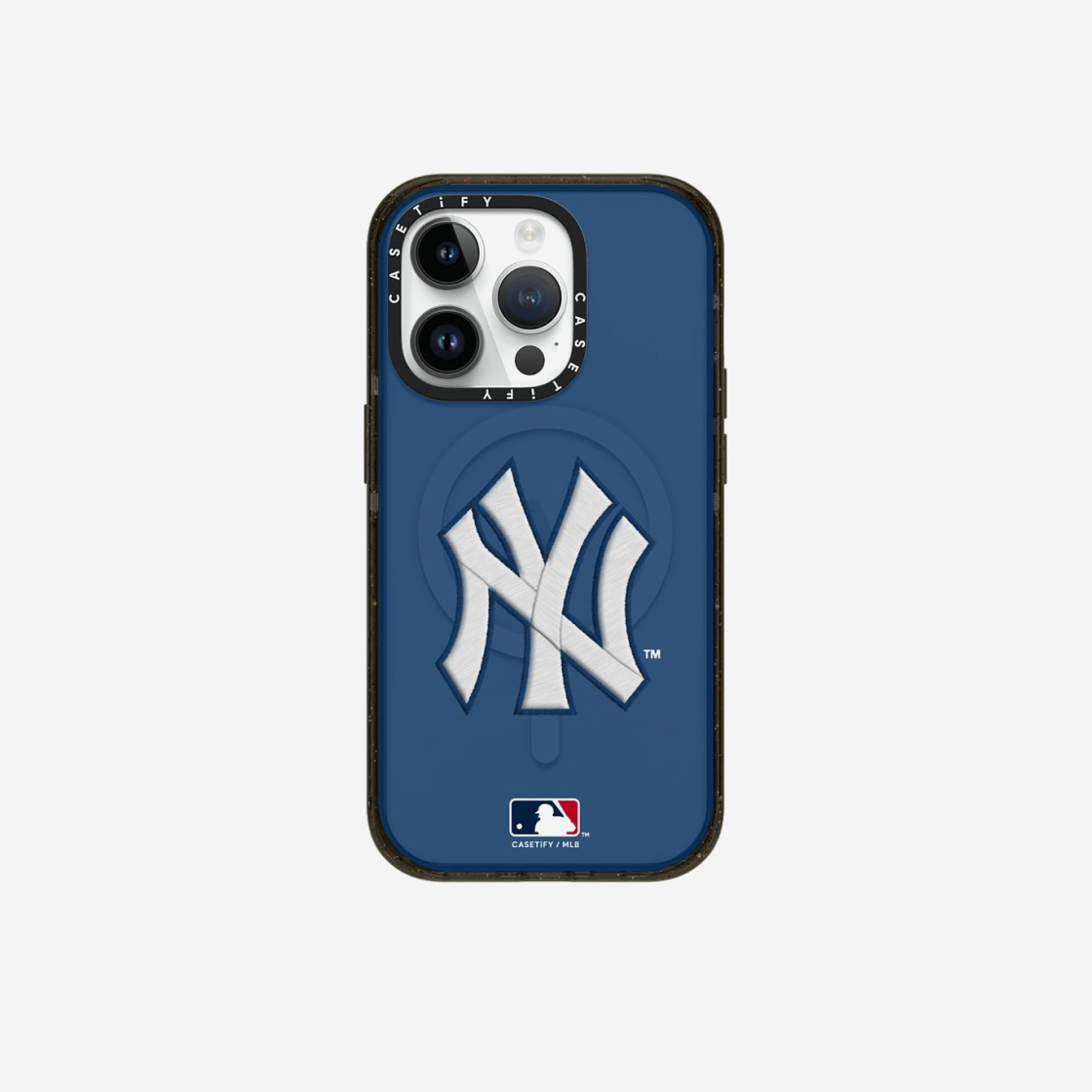 케이스티파이 x MLB 아이폰 뉴욕 양키스 로고 자수 맥세이프 임팩트 케이스 클리어 블랙 | Casetify | KREAM