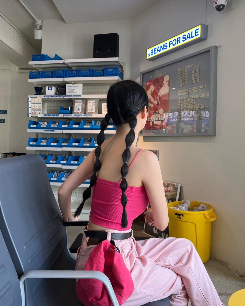 율희 (@niuuyh) 님의 게시물 | KREAM