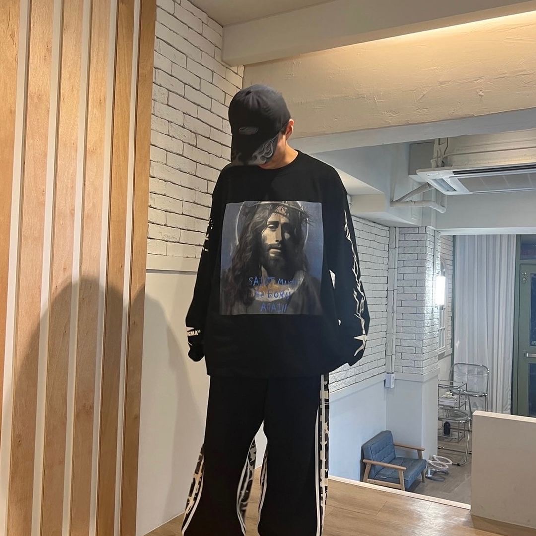 $ (@your_legacy) 님의 게시물 | KREAM