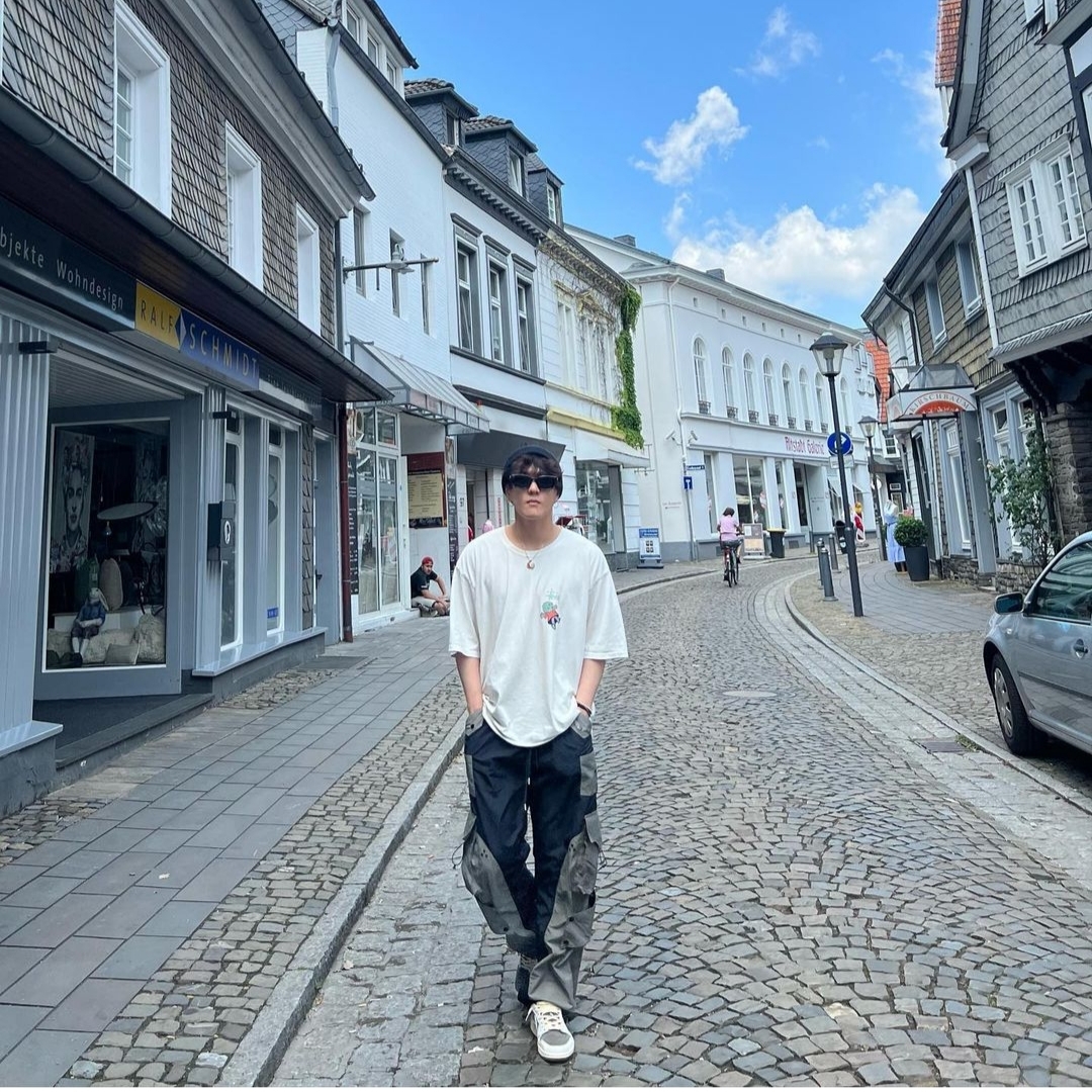 쇼핑 계획 짜는 사람 (@eyeshoppin) 님의 게시물 | KREAM