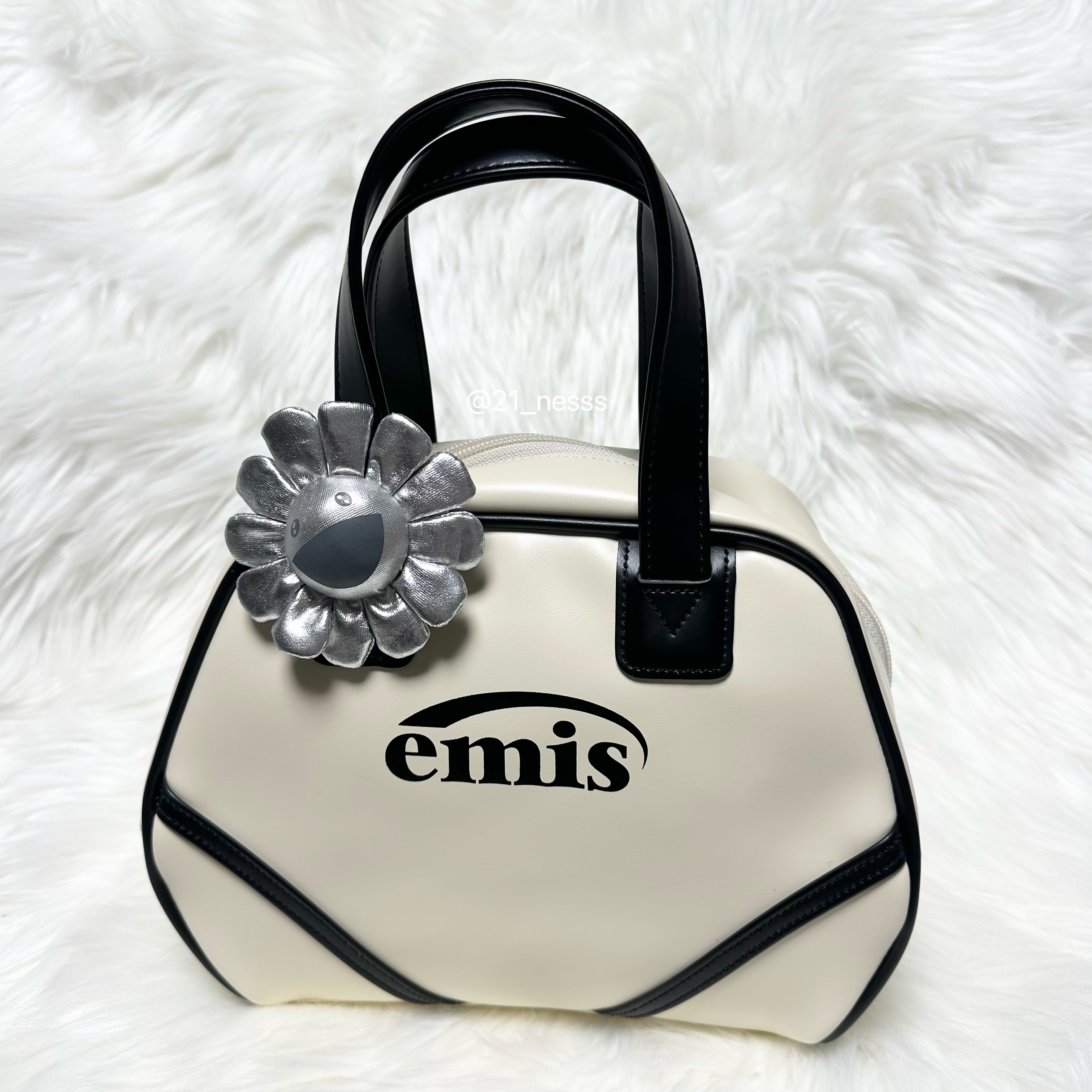 김한별 (네스) (@21_nesss) 님의 게시물 | KREAM