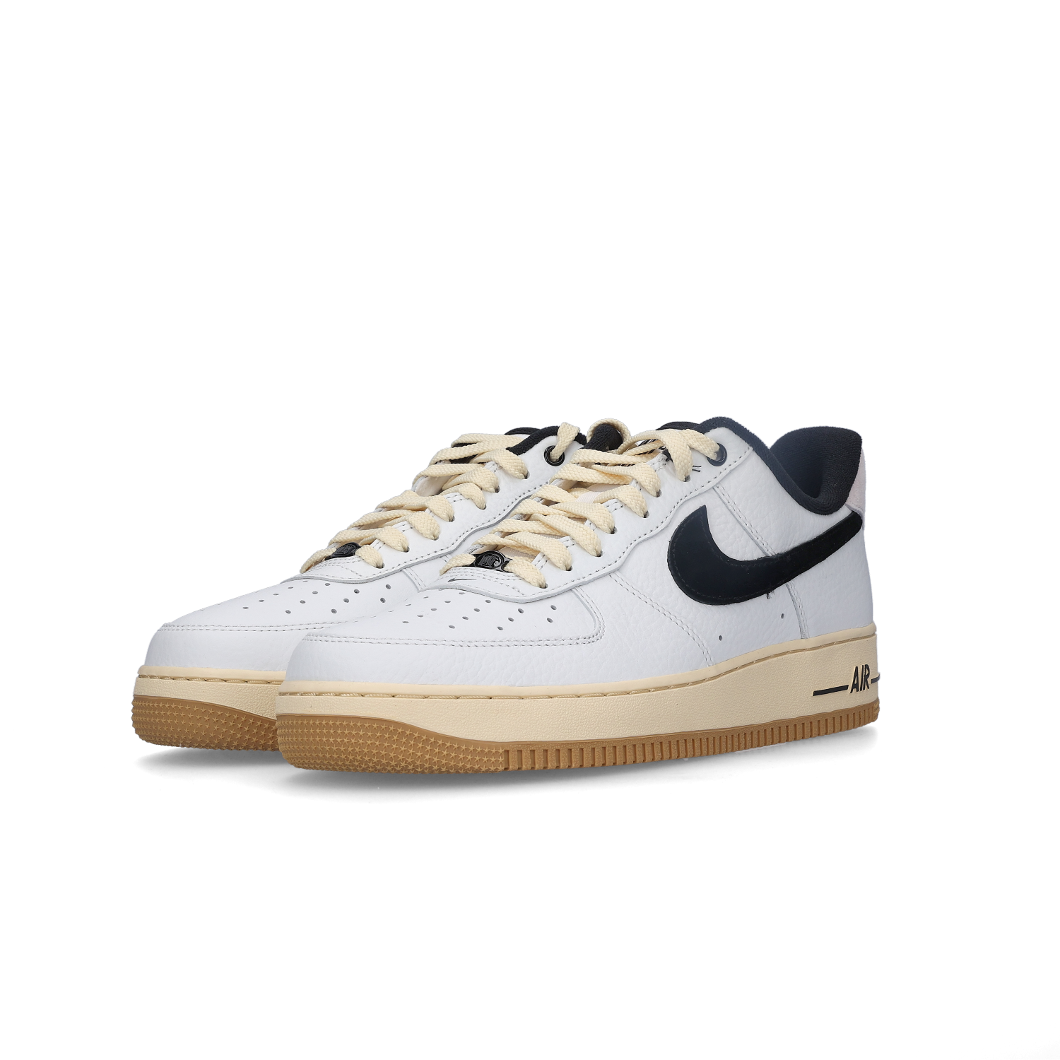 (W) 나이키 에어포스 1 '07 LX 블랙 앤 서밋 화이트 | KREAM