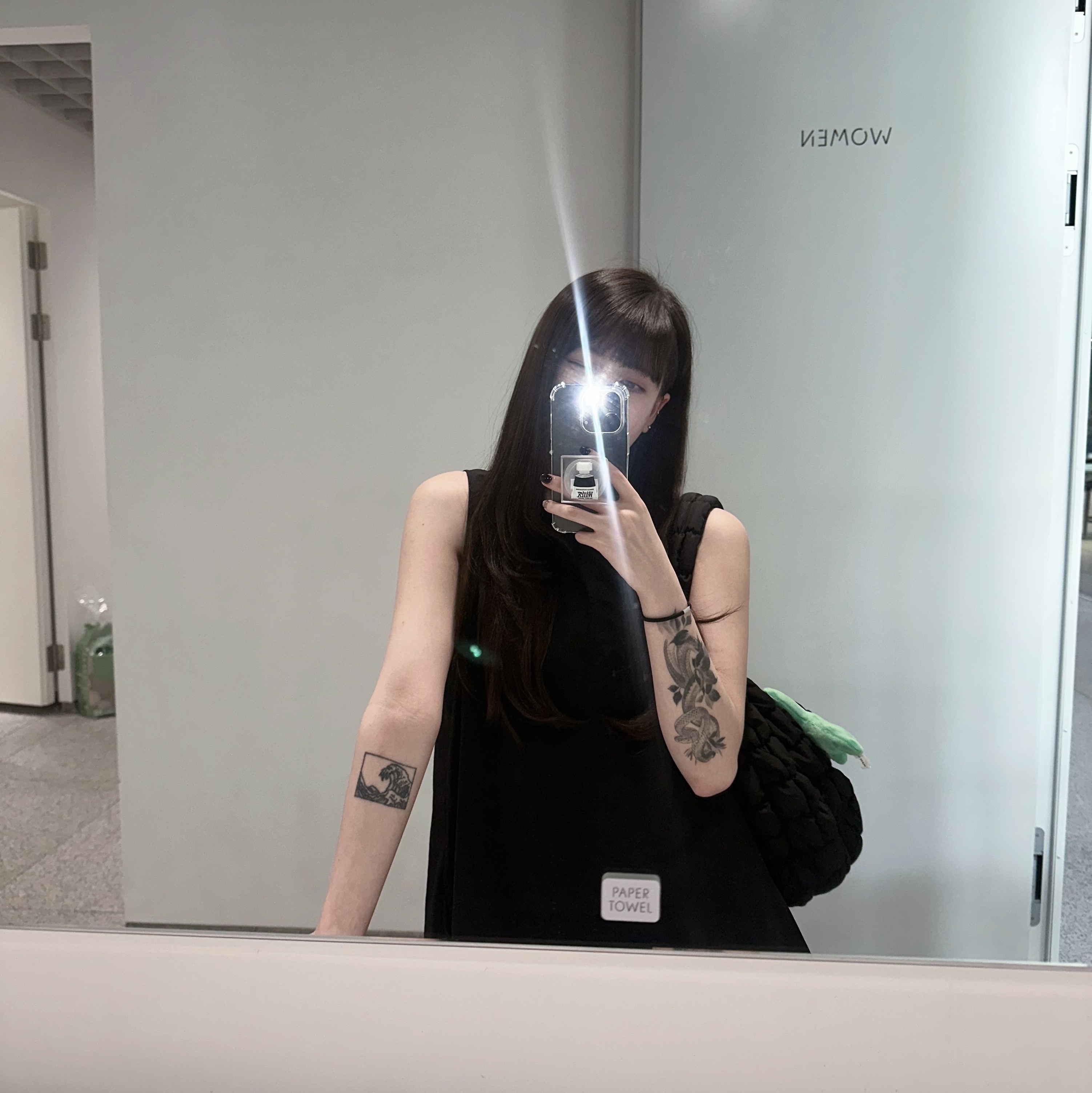 변달옹 (@d._.arong) 님의 게시물 | KREAM