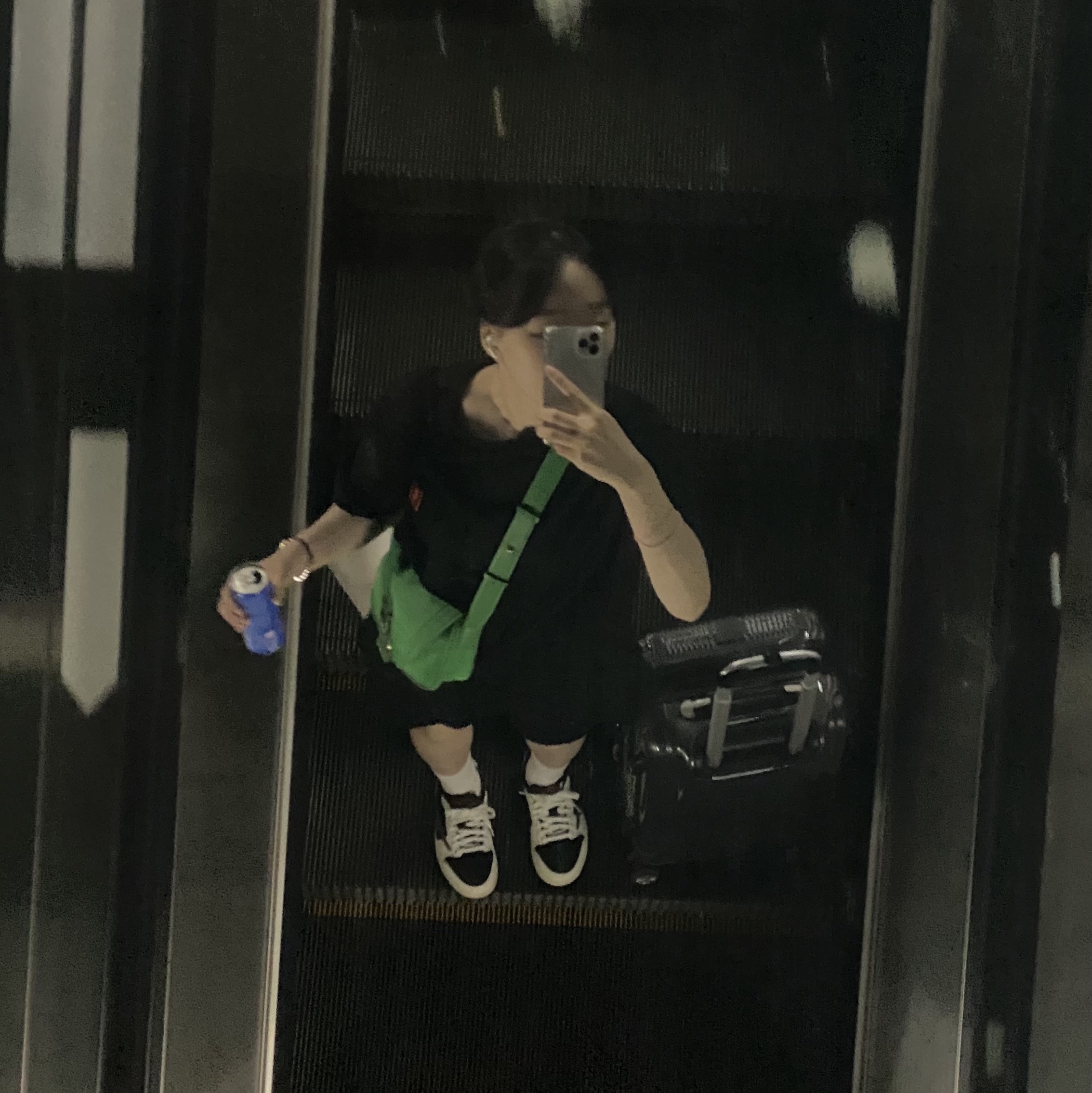 은유 (@8maintenance8) 님의 게시물 | KREAM