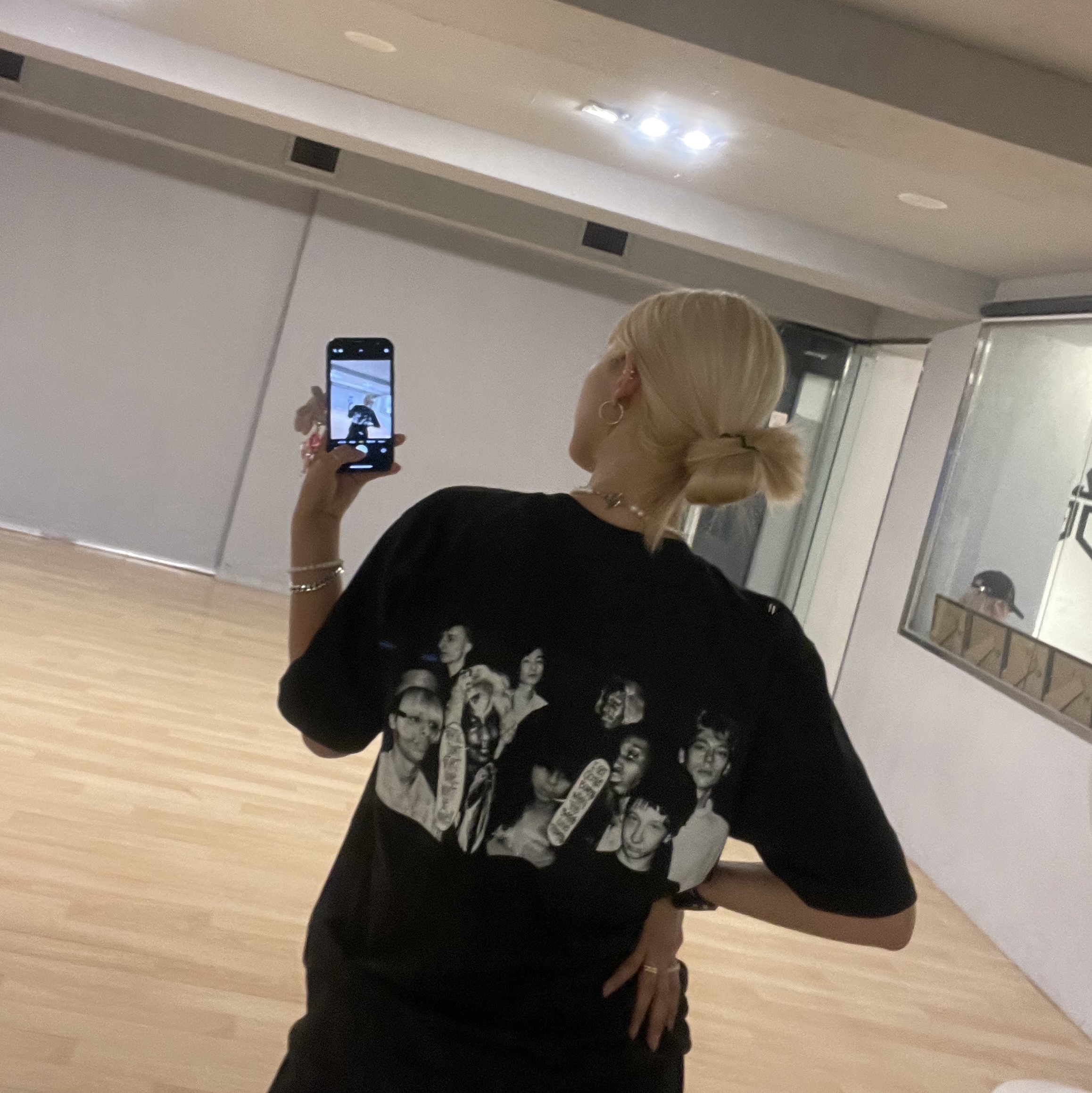 fhflfhfl060 (@f1dj7a) 님의 게시물 | KREAM