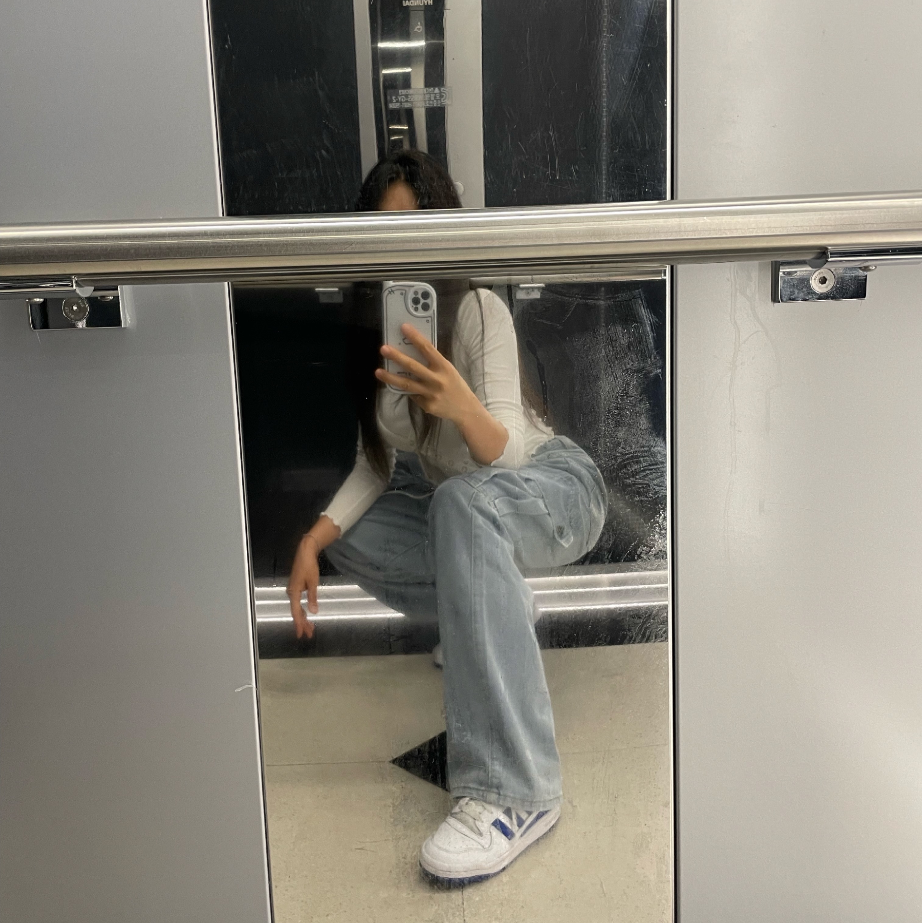 (@zn8p50) 님의 게시물 | KREAM