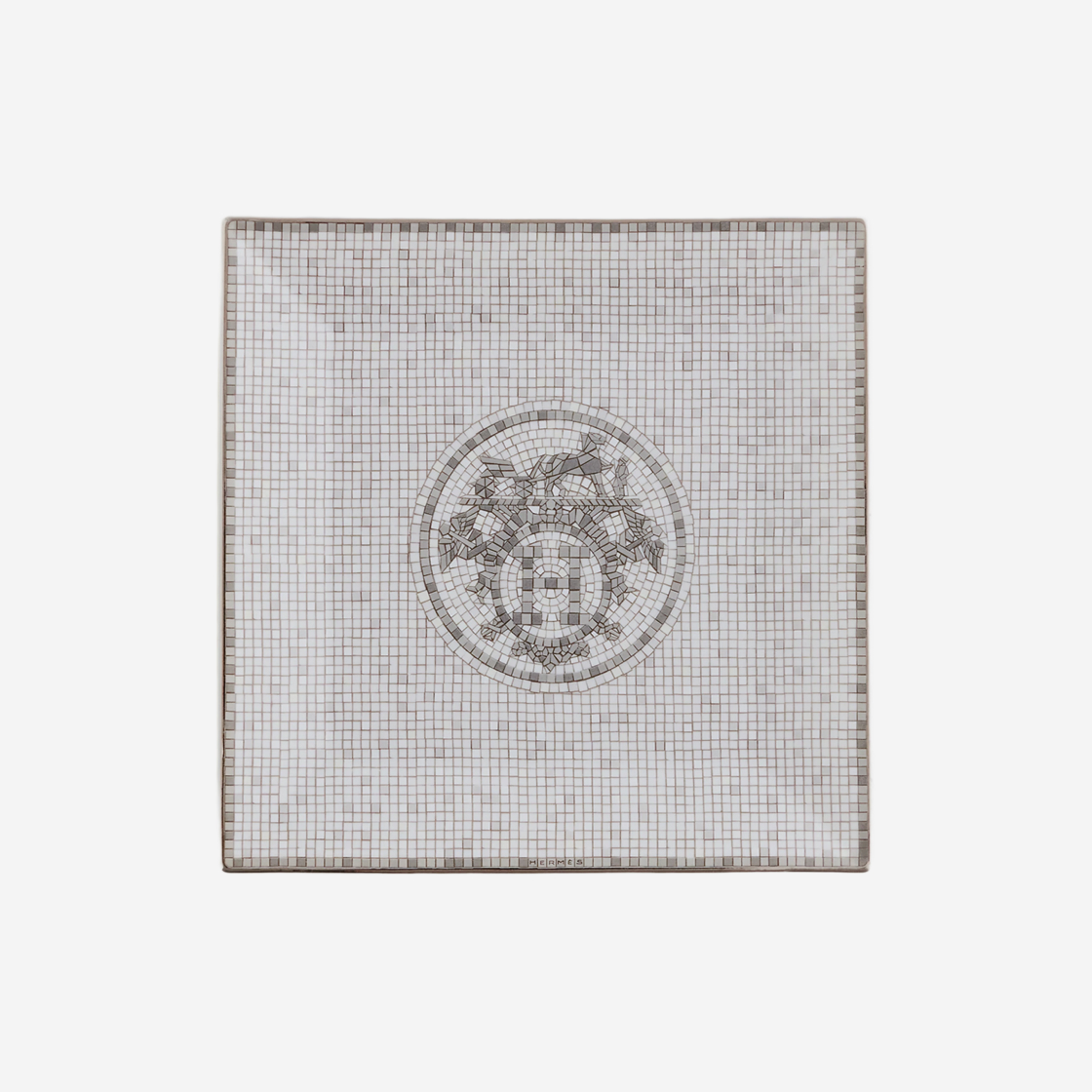 에르메스 모자이크 오 24 스퀘어 플레이트 No.3 플래티넘 | Hermes | KREAM