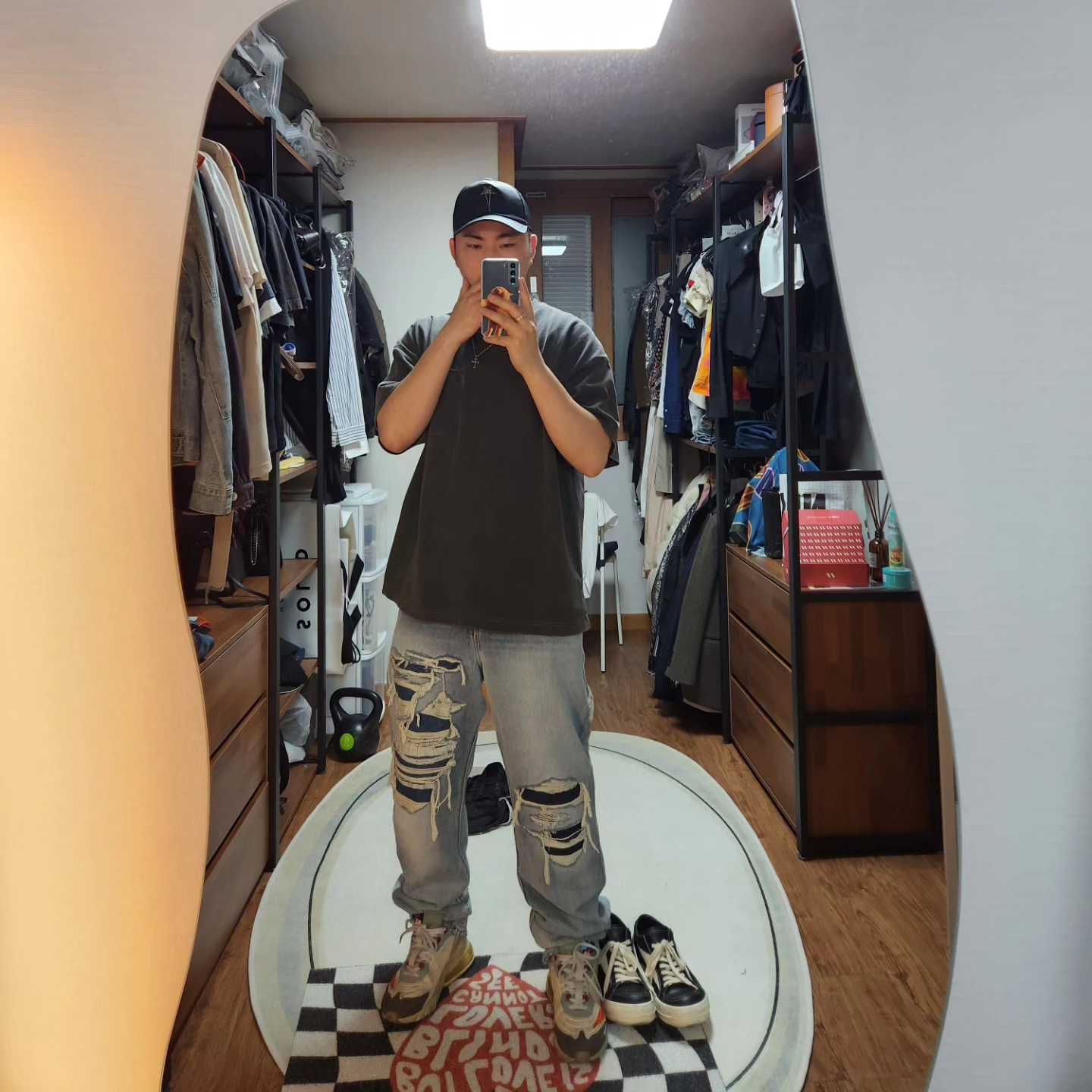 Y.M.Y (@y_moon_y) 님의 게시물 | KREAM