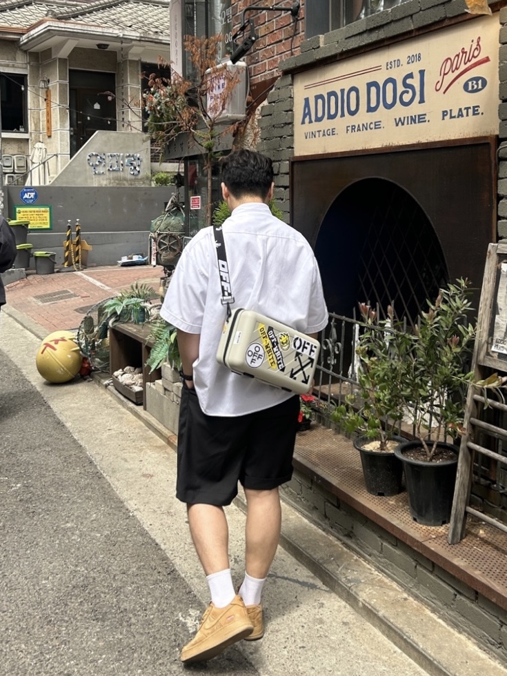 빡 (@bbak_) 님의 게시물 | KREAM