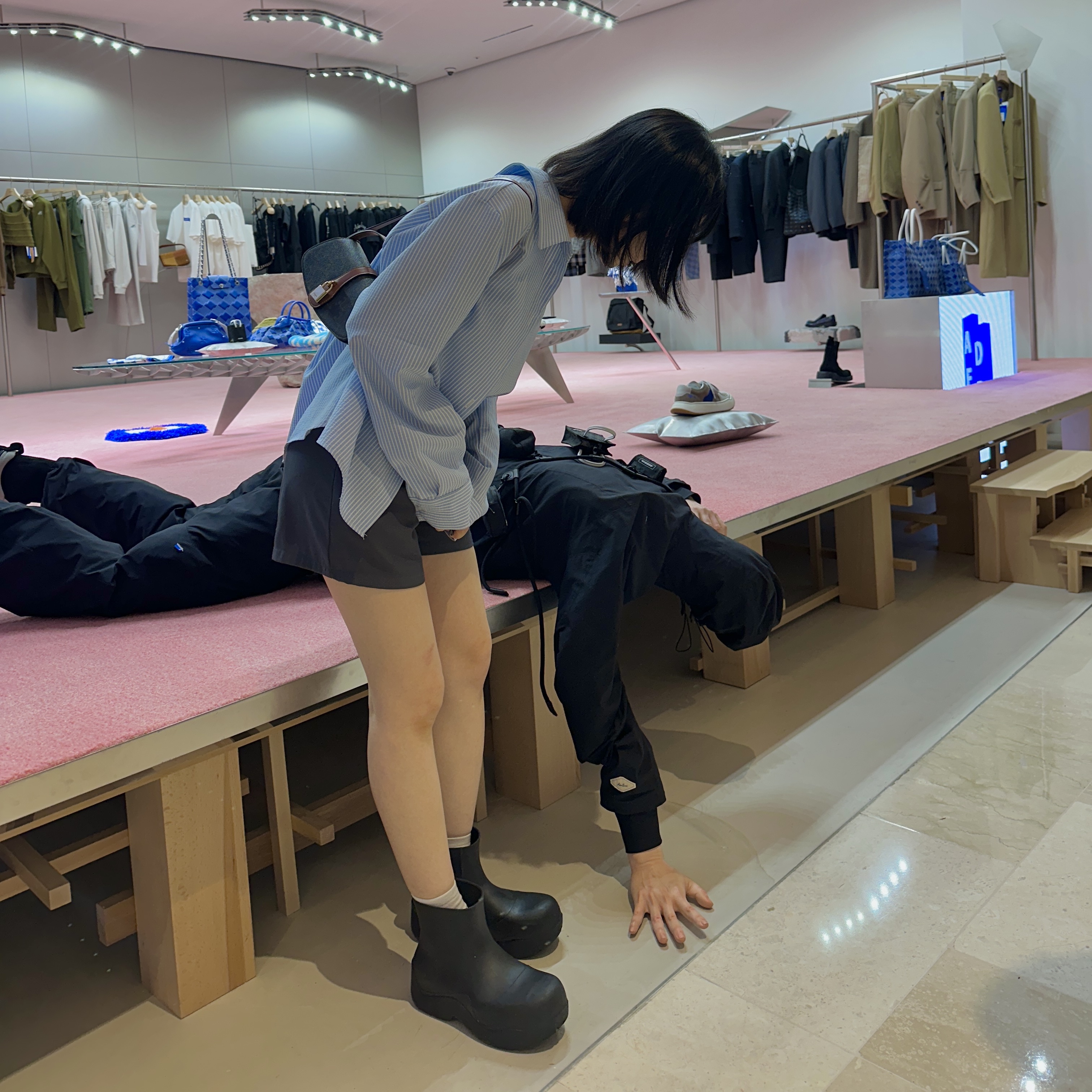 고음비 (@285g_) 님의 게시물 | KREAM