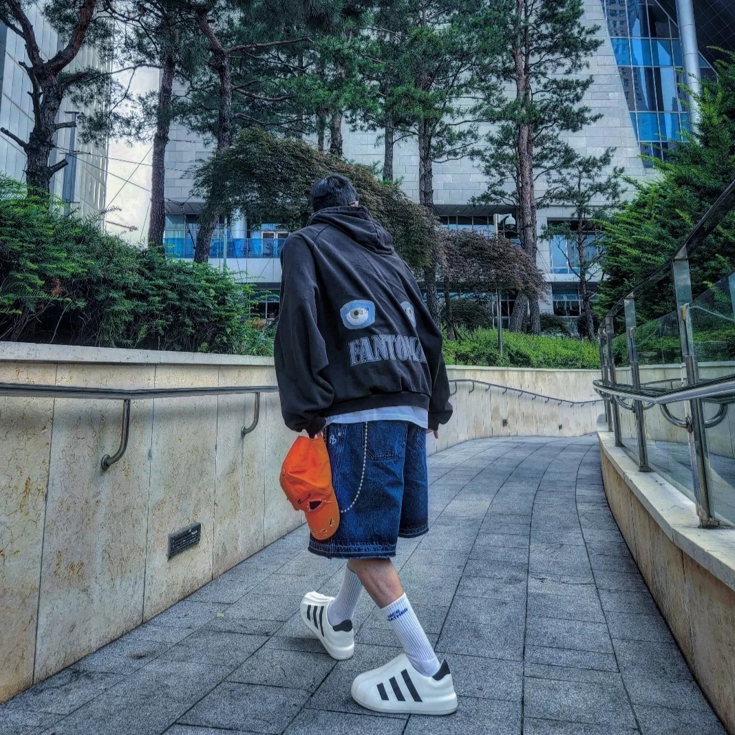 이정엽 (@vlackelmo) 님의 게시물 | KREAM