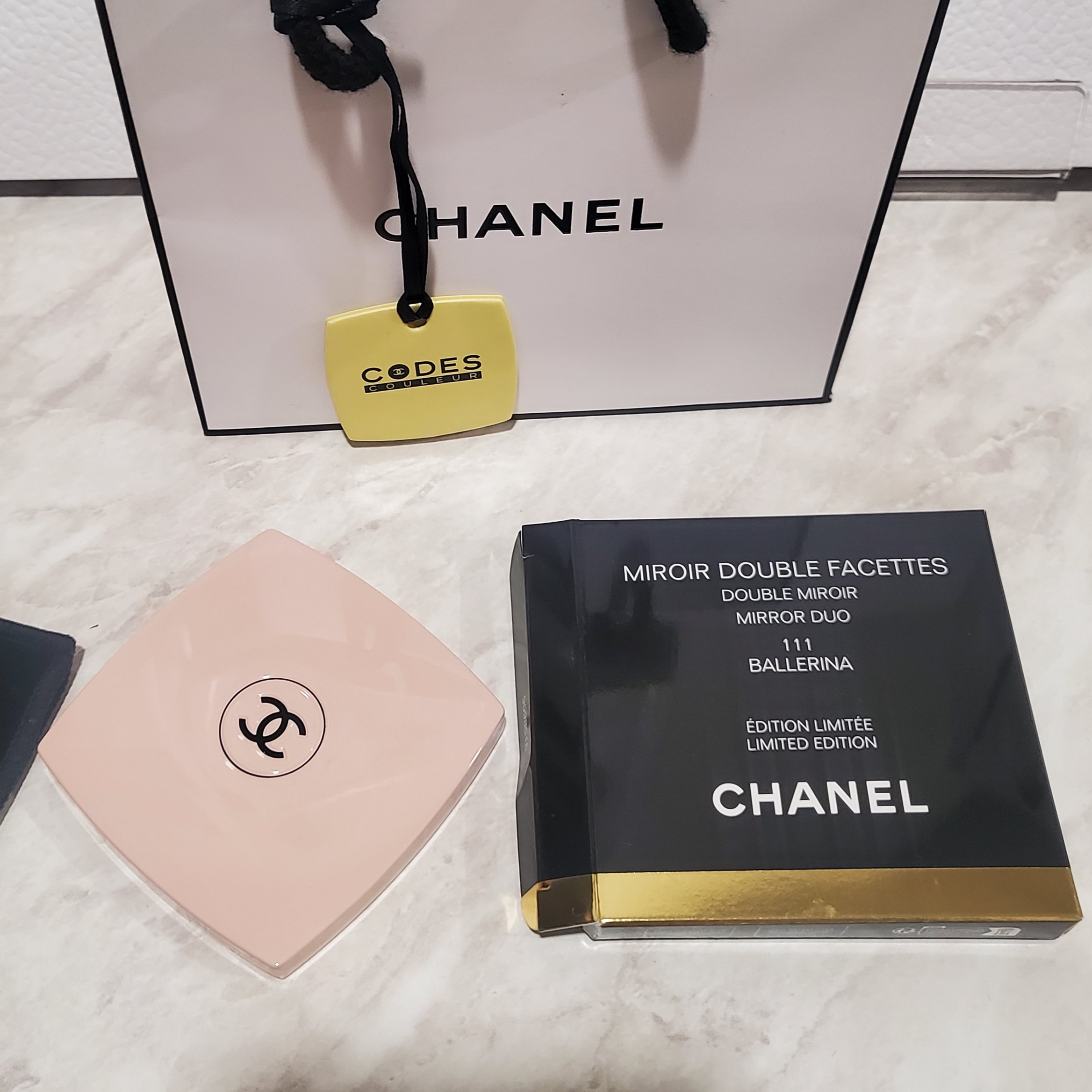 #샤넬성수팝업 해시태그 STYLE | KREAM