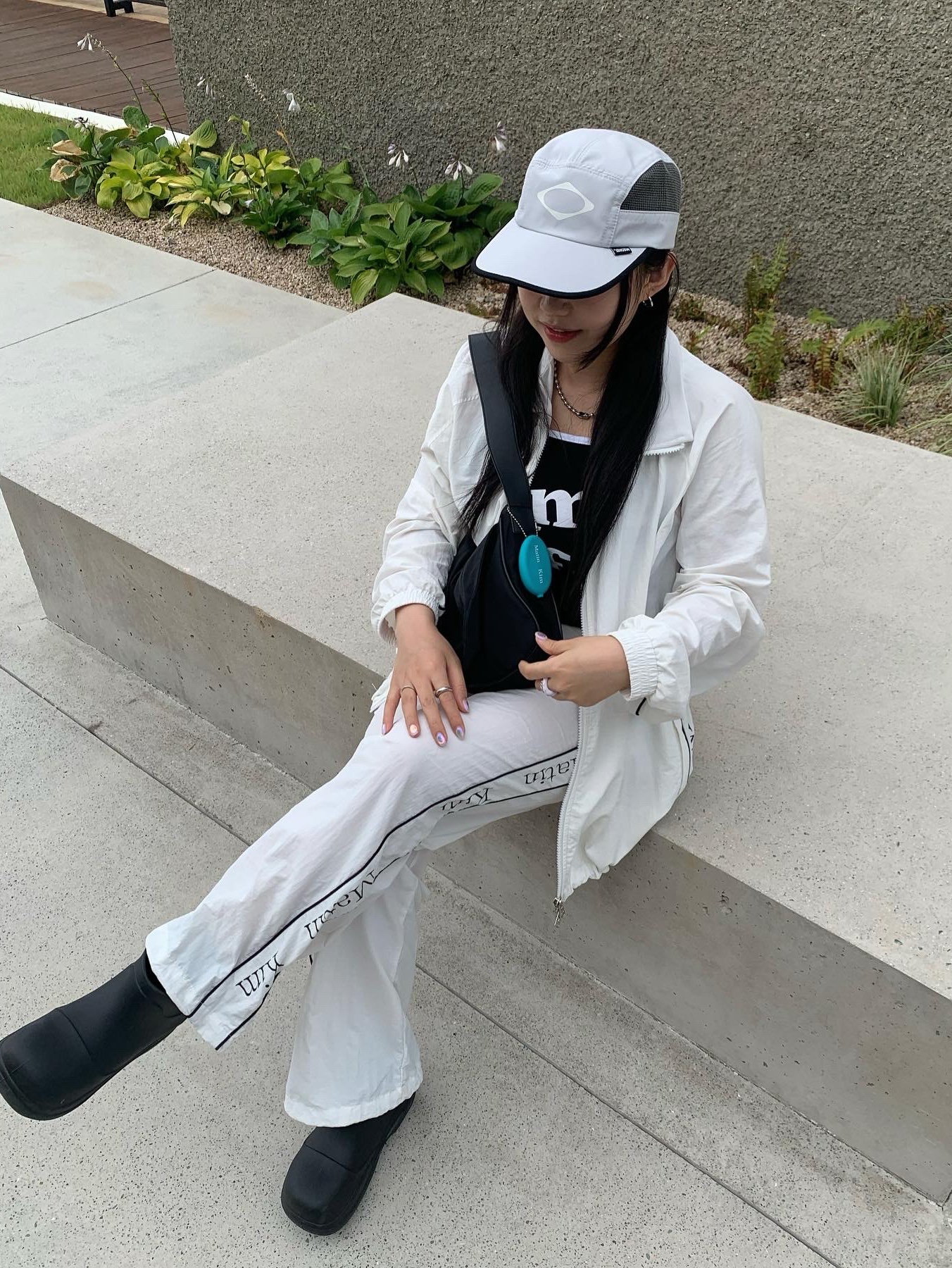 소영 (@ss._yung) 님의 게시물 | KREAM