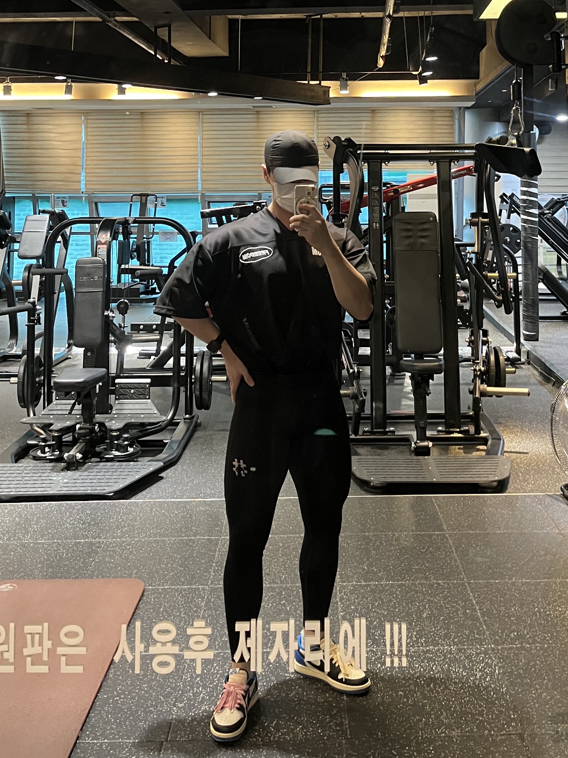 ? (@jhkk__) 님의 게시물 | KREAM