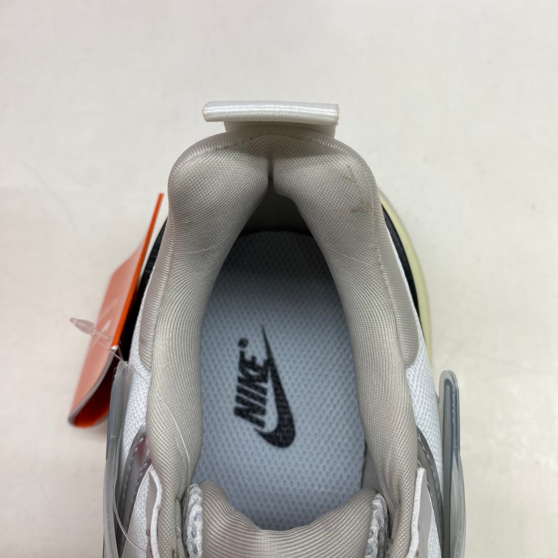 나이키 V2k 런 서밋 화이트 메탈릭 실버 Kream