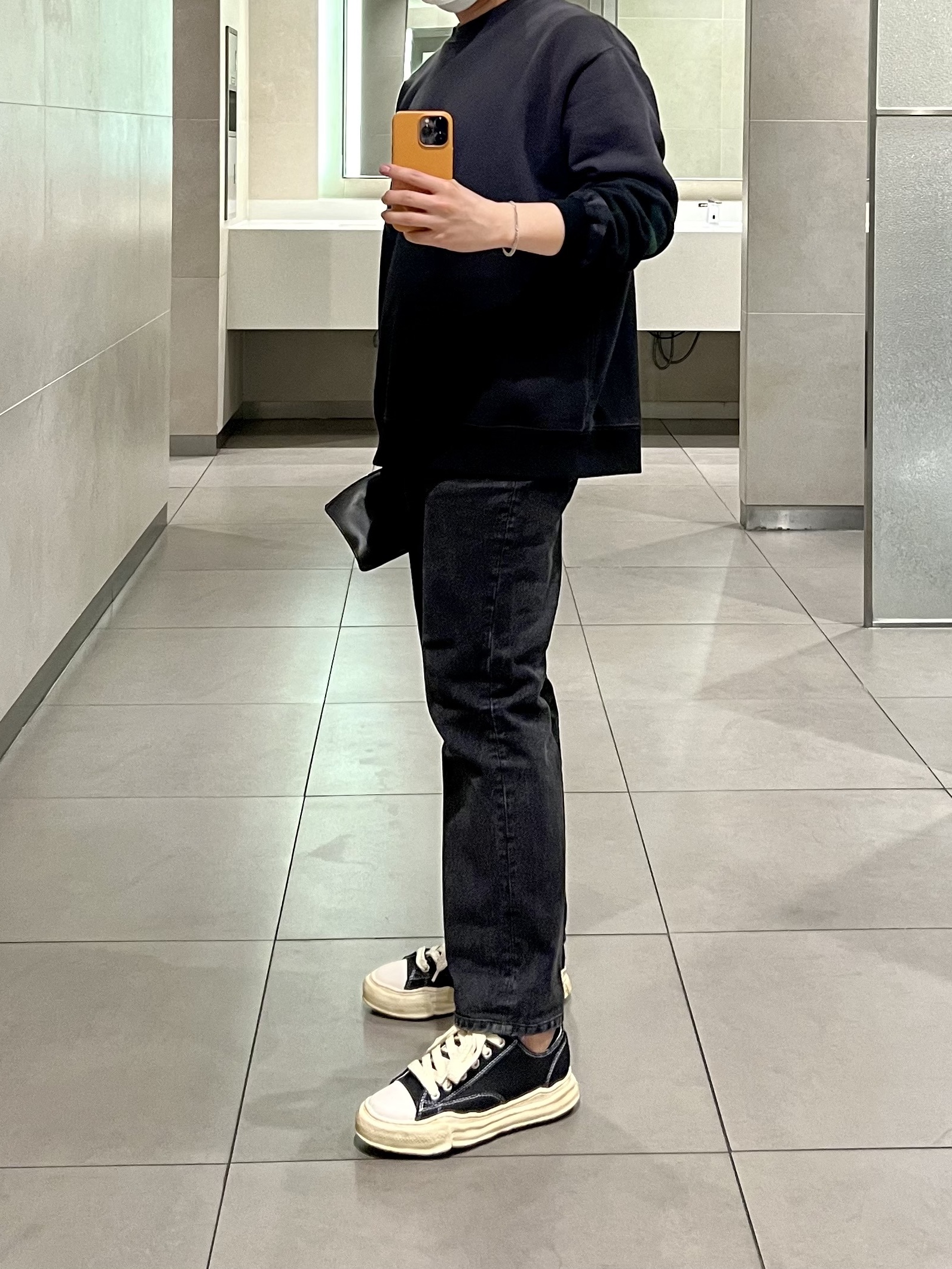 (@greatoms) 님의 게시물 | KREAM