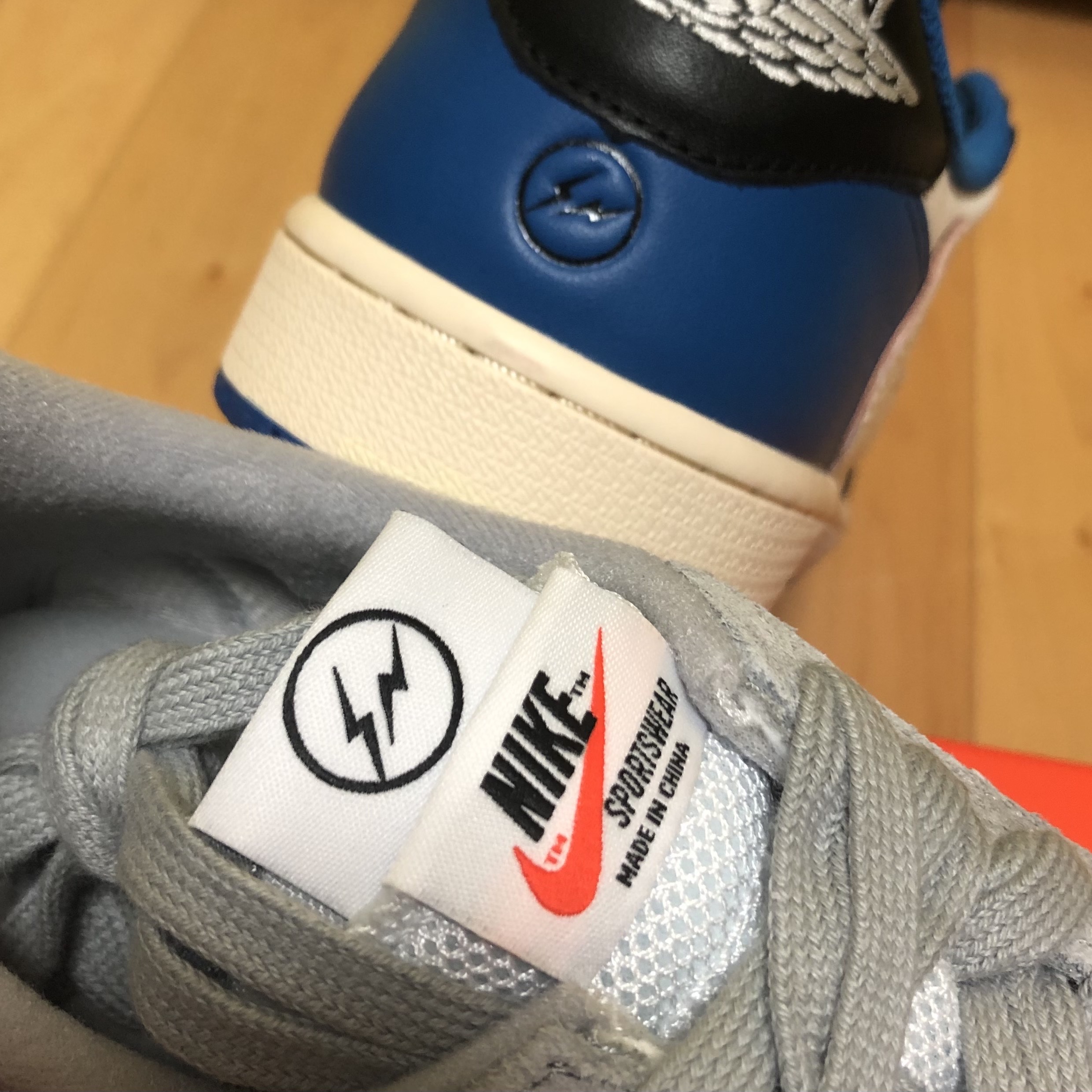 스바 (@seuba1) 님의 게시물 | KREAM