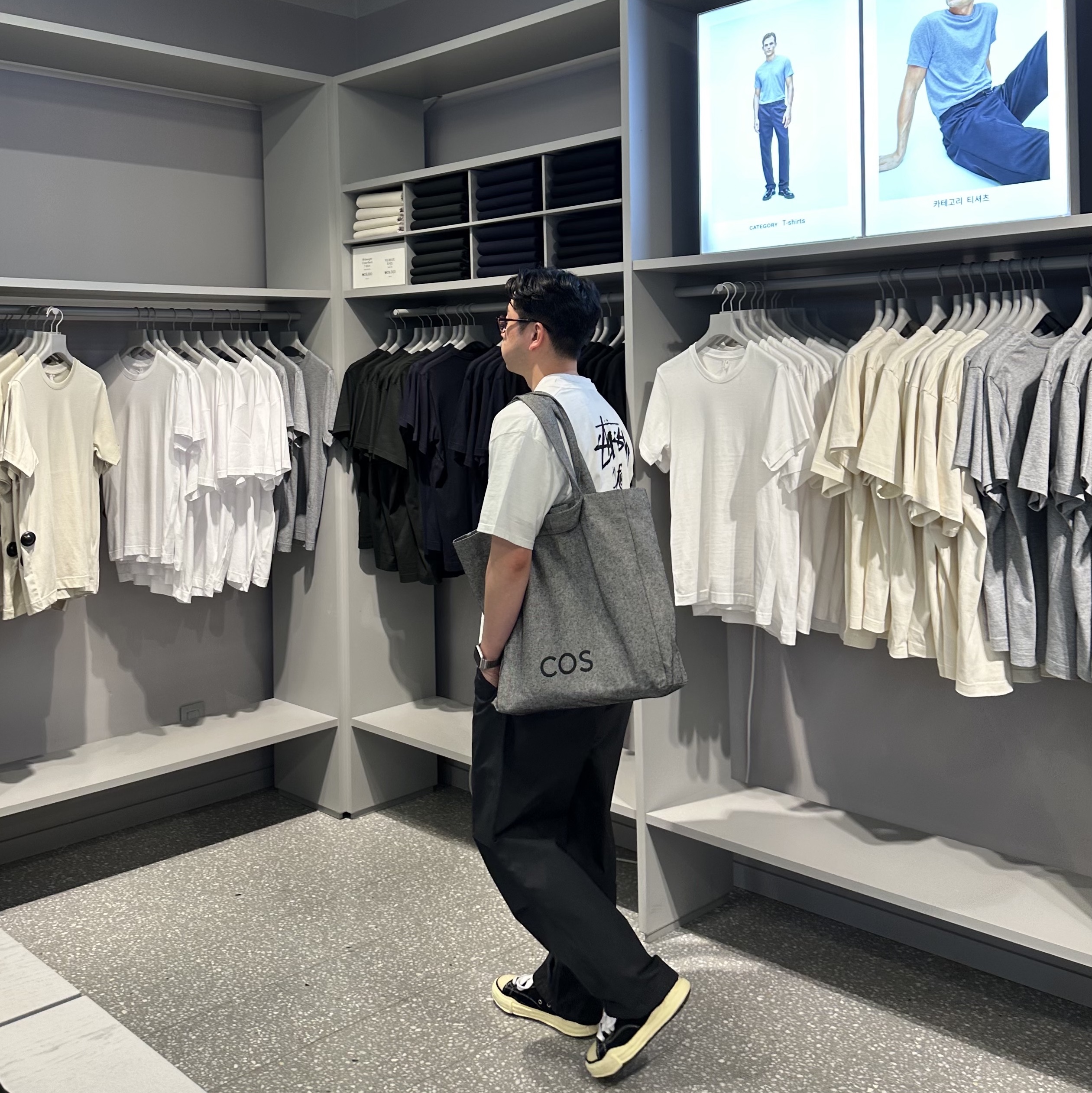 노교이 (@____r.yong) 님의 게시물 | KREAM