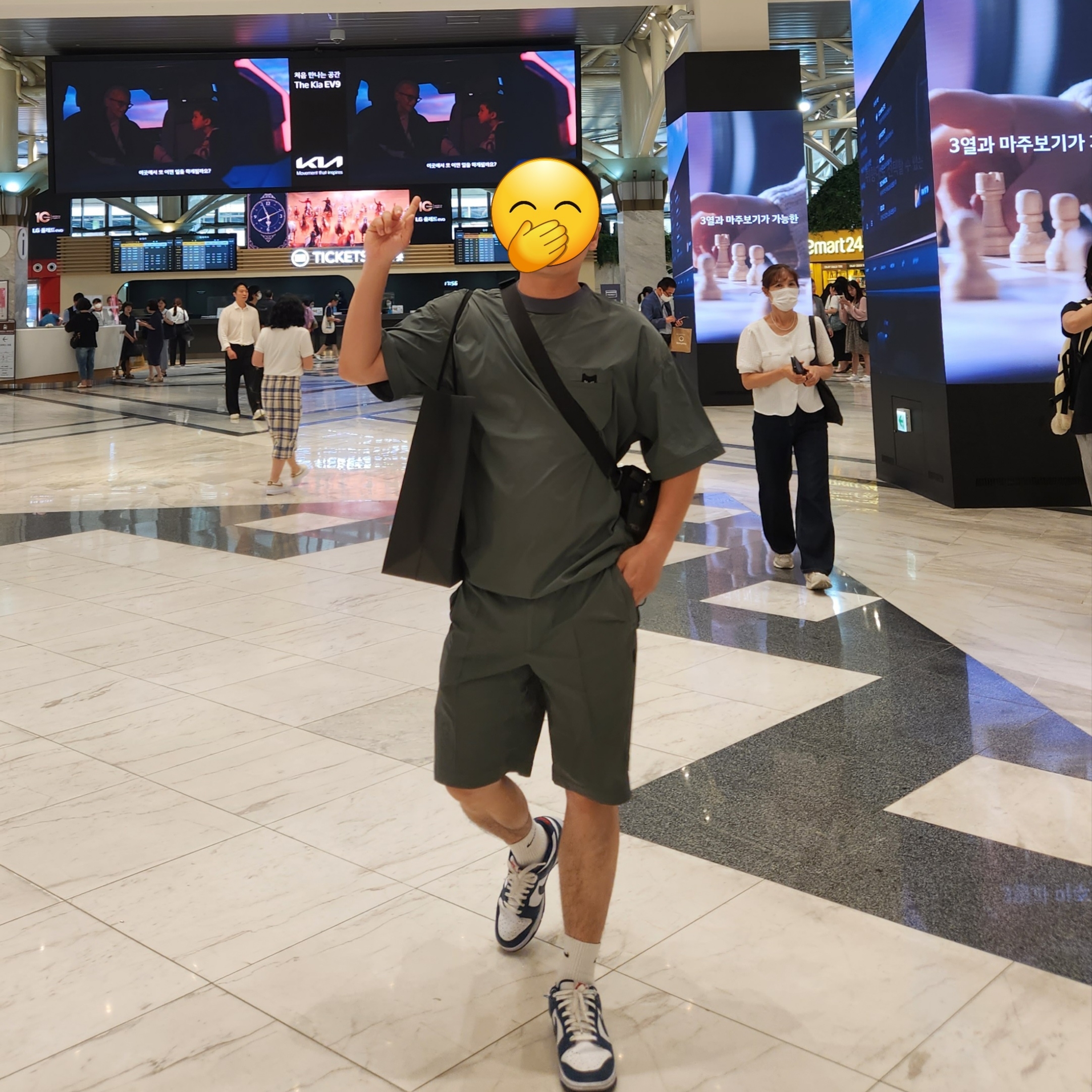 김태형 (@alex_j_th) 님의 게시물 | KREAM