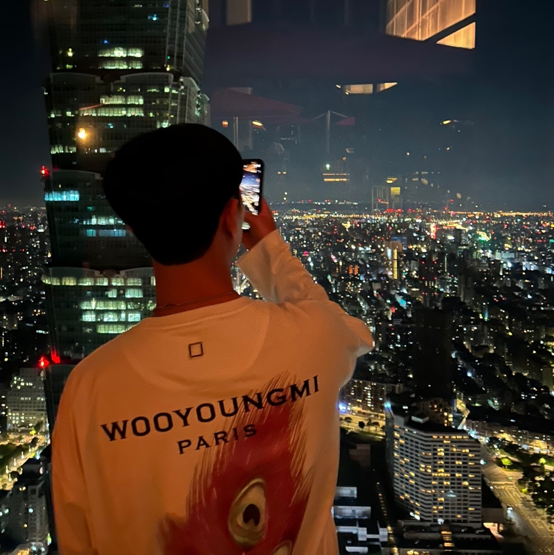 👻 (@mooking) 님의 게시물 | KREAM