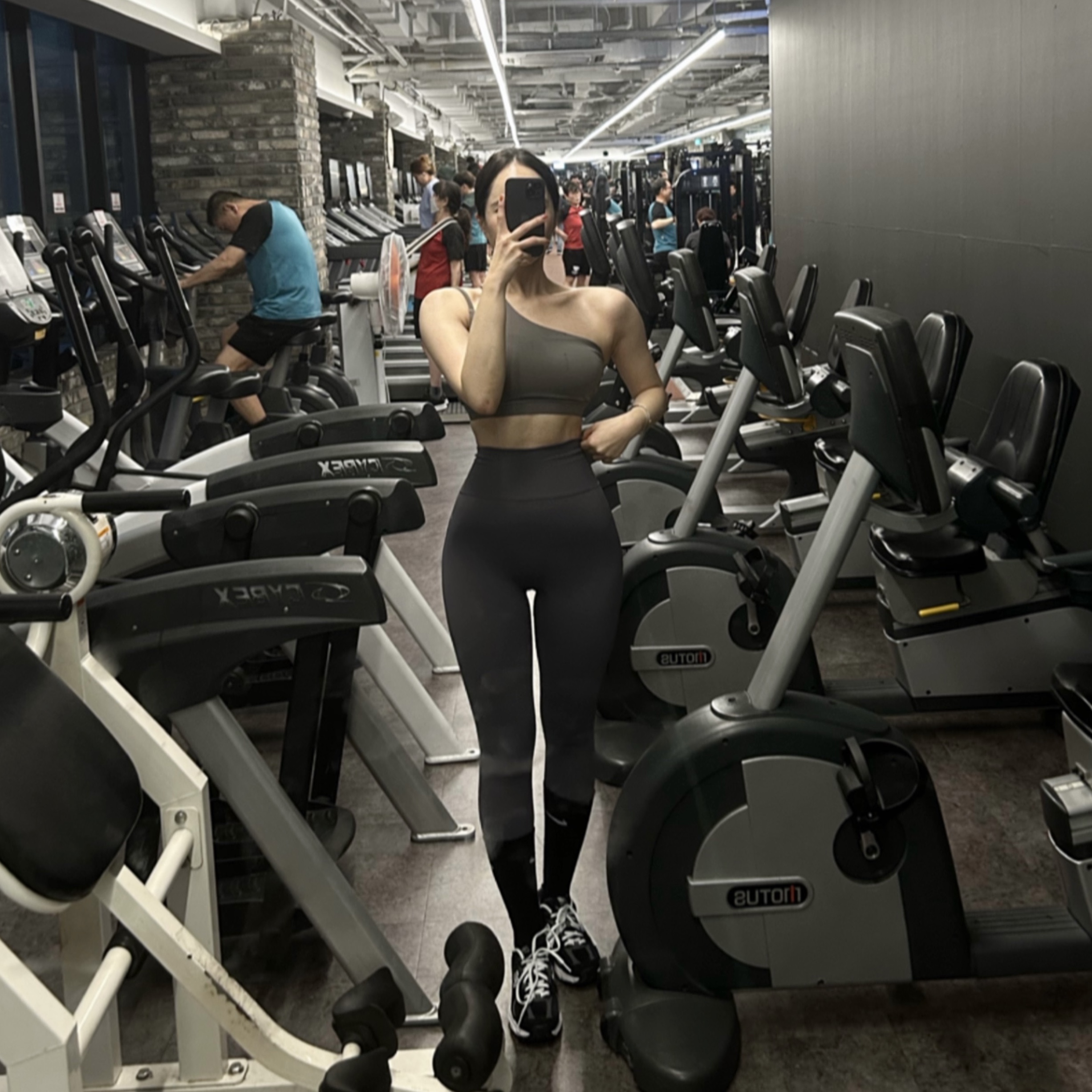 som (@_somme) 님의 게시물 | KREAM