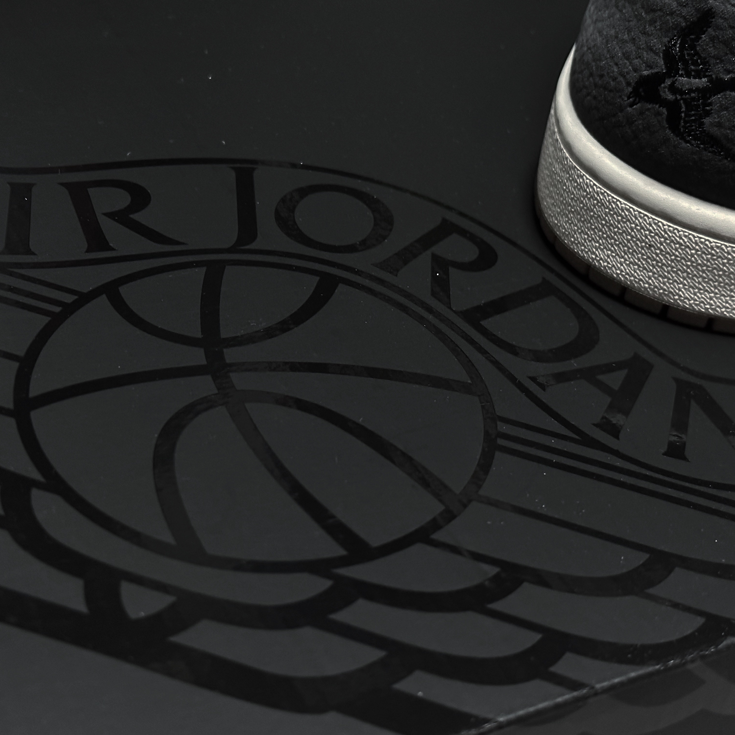 호로리 (@o_woo_ya) 님의 게시물 | KREAM