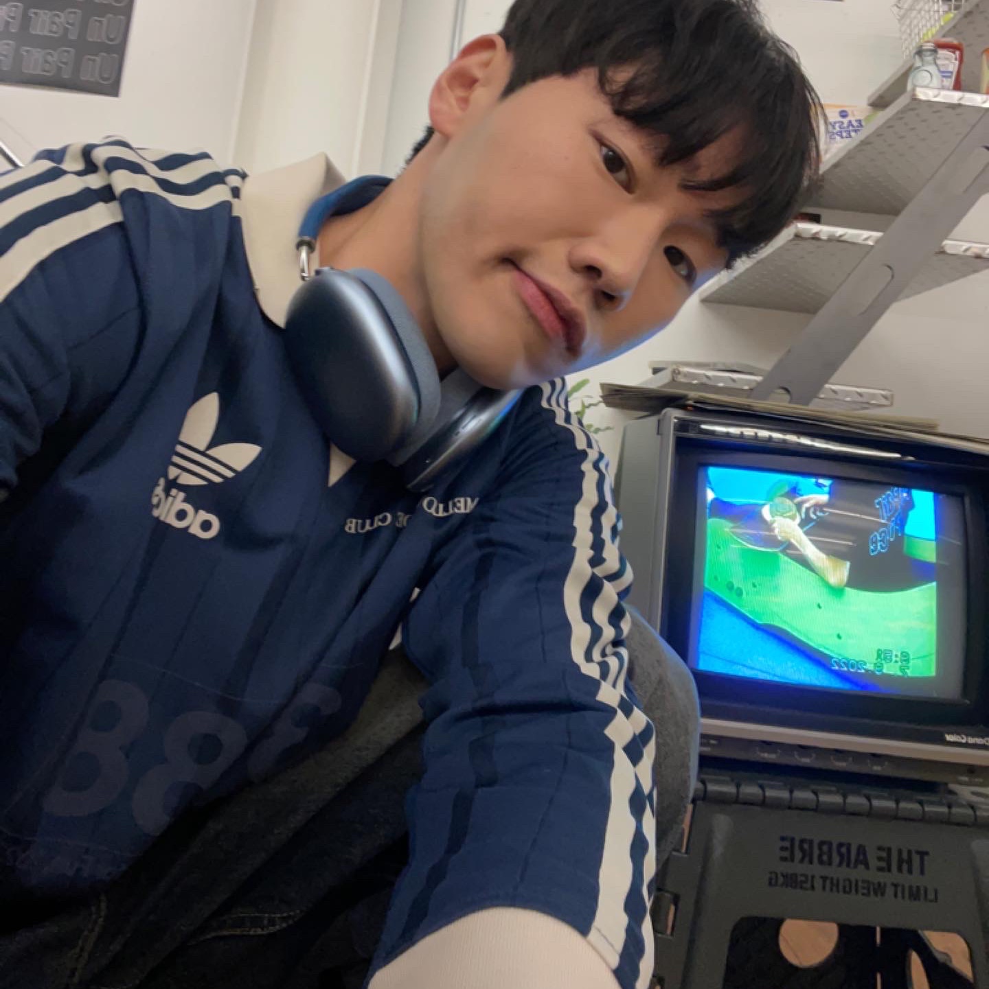 휴일 (@hyuilcigarette) 님의 게시물 | KREAM