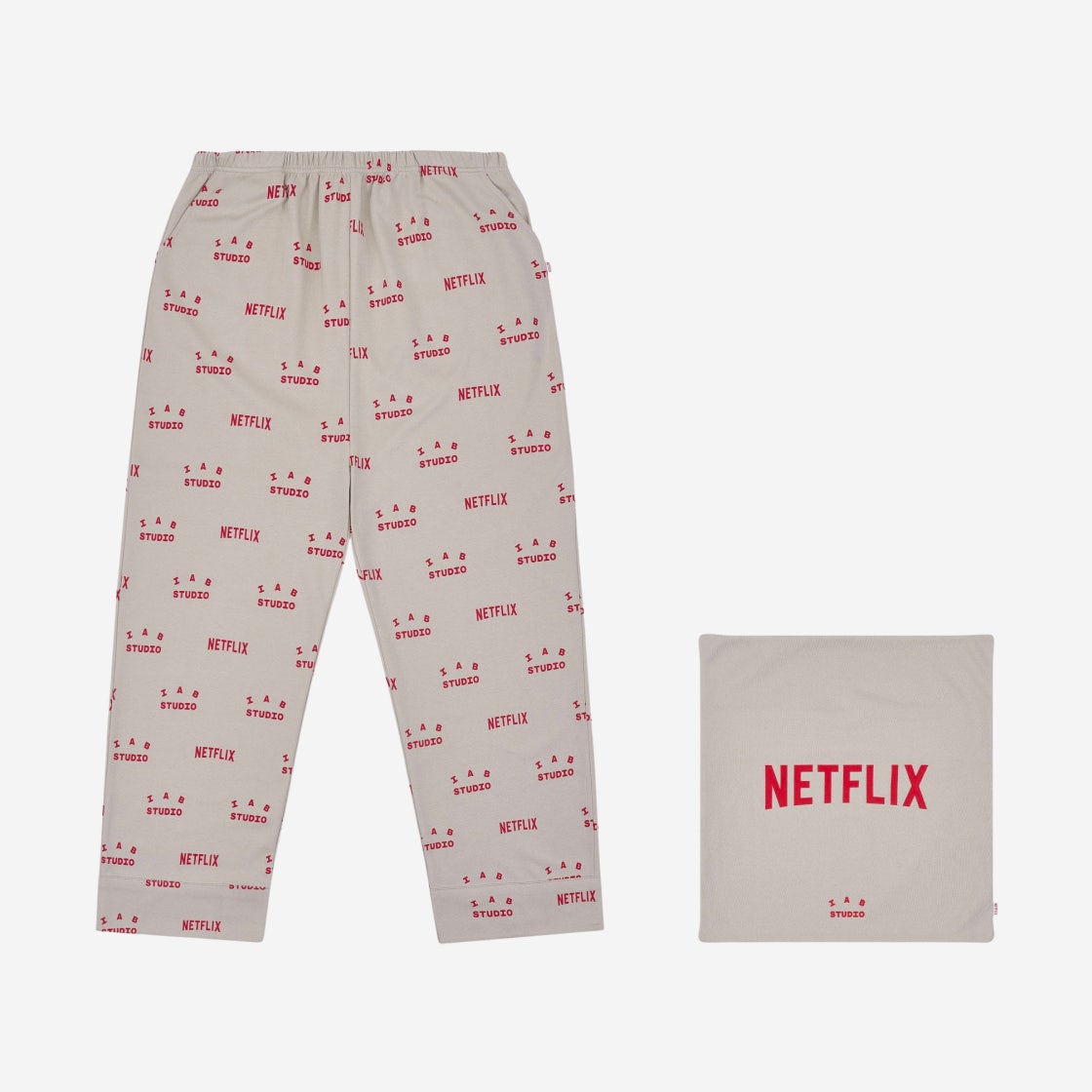 아이앱 스튜디오 x 넷플릭스 파자마 쿠션 커버 세트 오트밀 | IAB Studio | KREAM