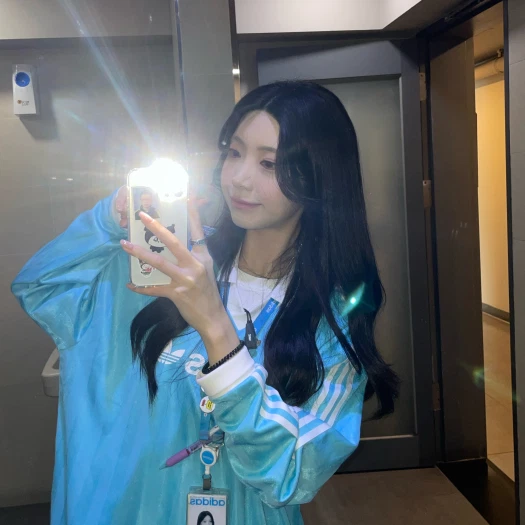 횾인 (@j.2e_) 님의 게시물 | KREAM